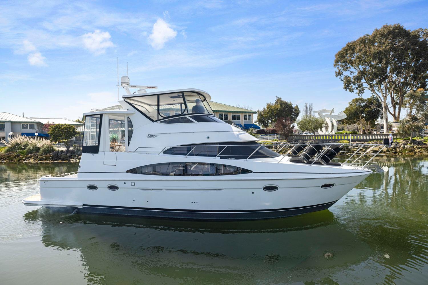 2001 Carver 444 Cockpit Motor Yacht Motor Yacht for sale - YachtWorld