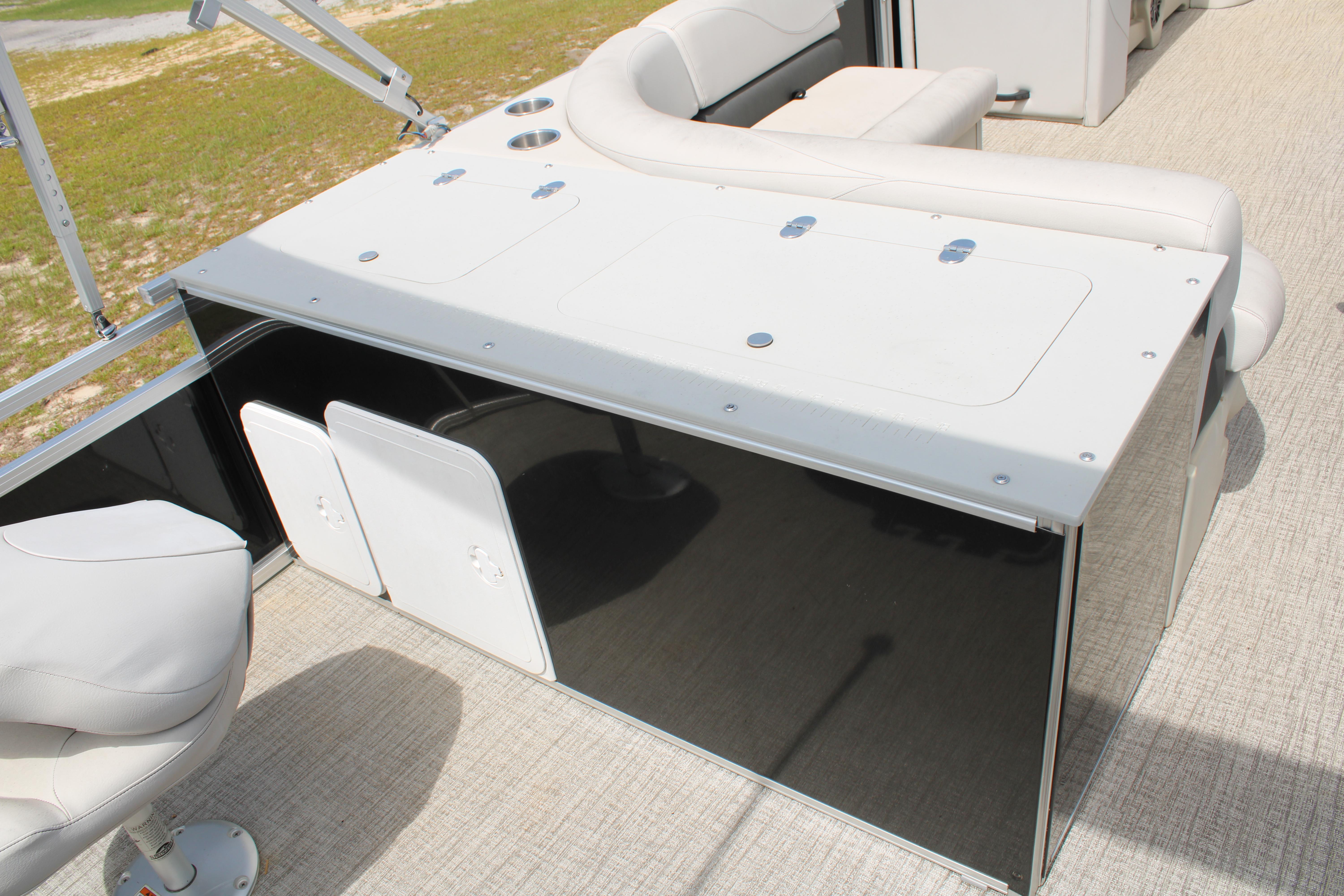 2021 Tahoe Pontoon GT REAR FISH Pontoon for sale - YachtWorld