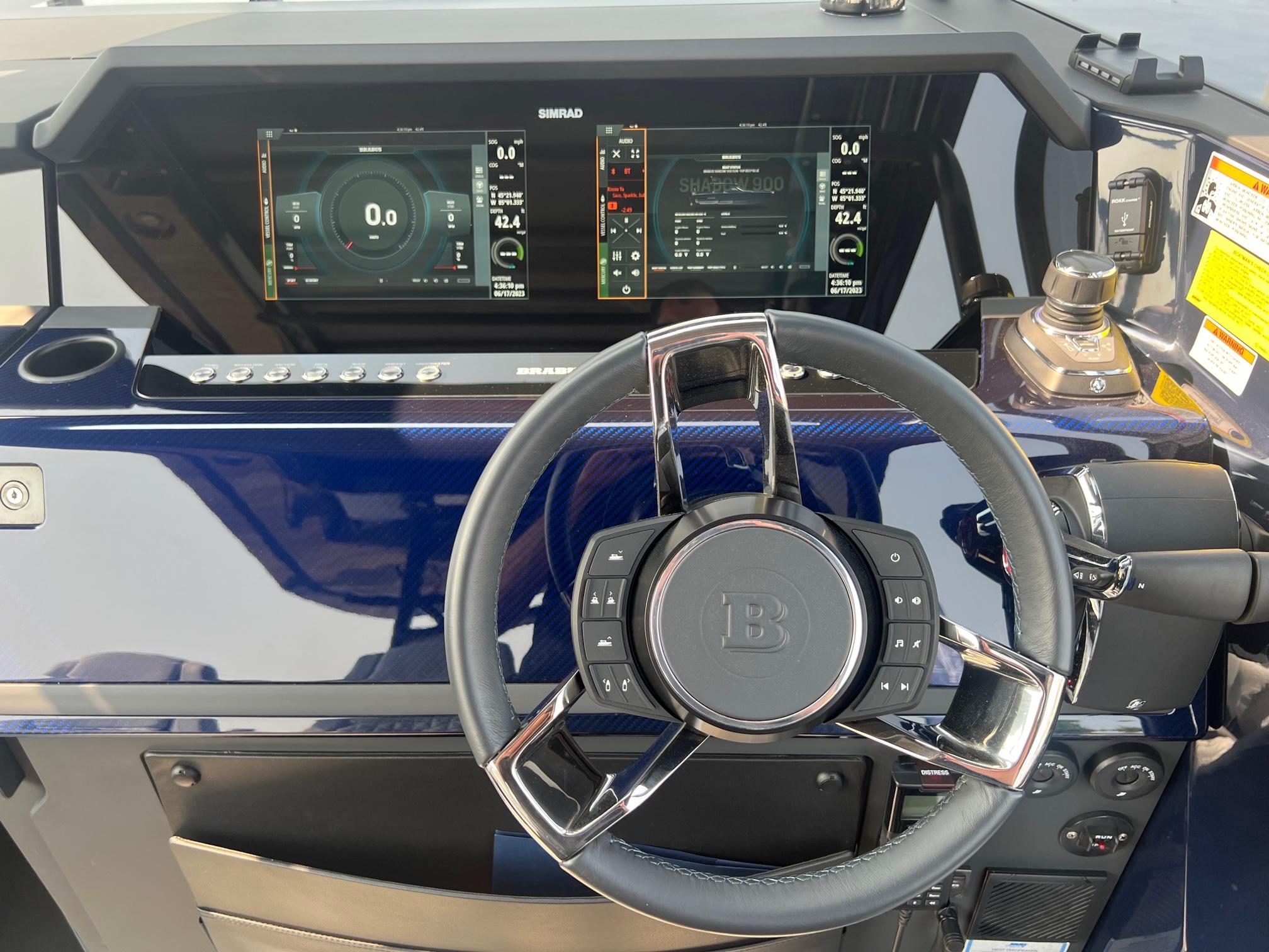 2023 BRABUS Shadow 900 Deep Blue Centre Console for sale - YachtWorld