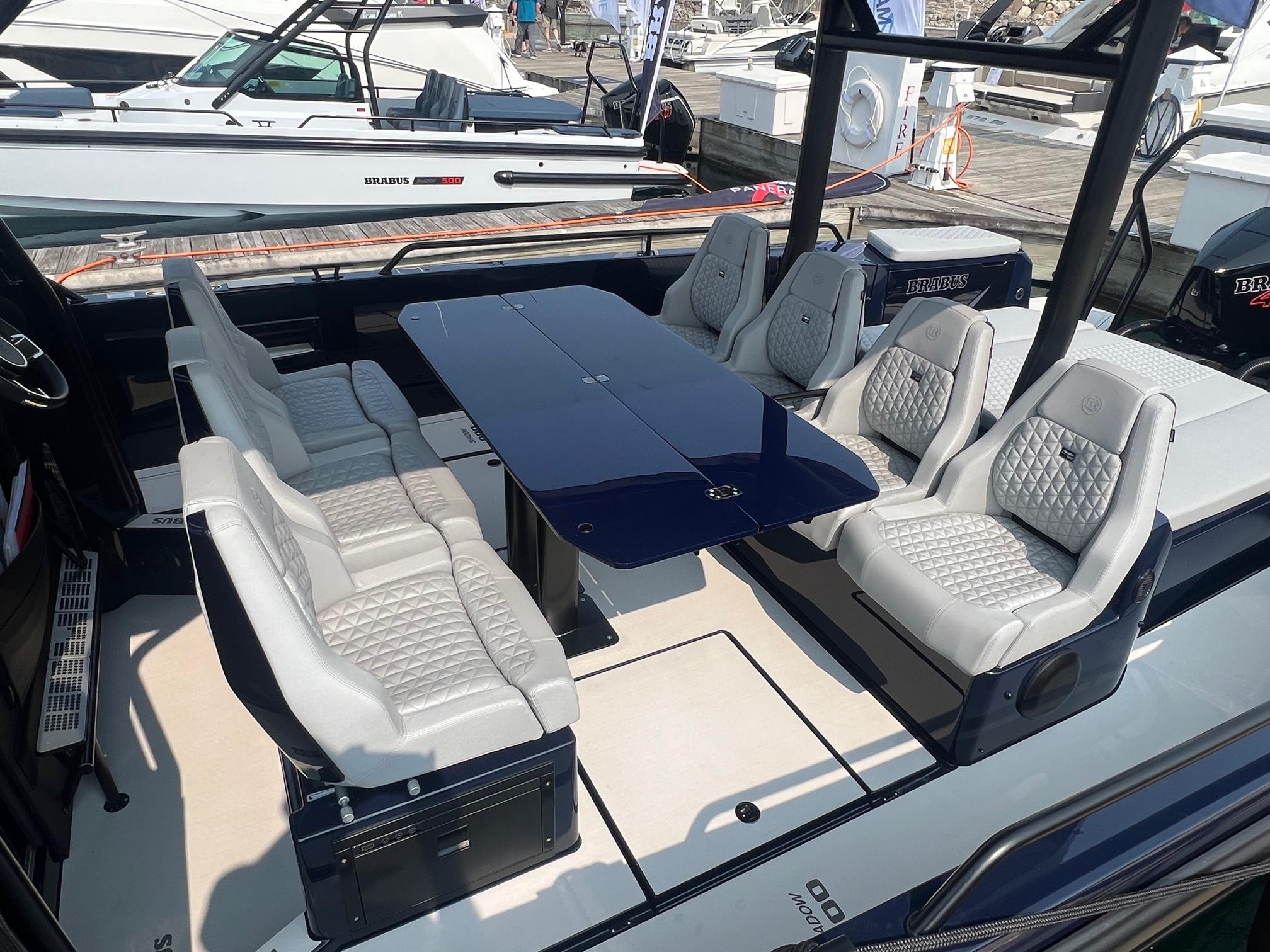 2023 BRABUS Shadow 900 Deep Blue Center Console Boote Kaufen - YachtWorld