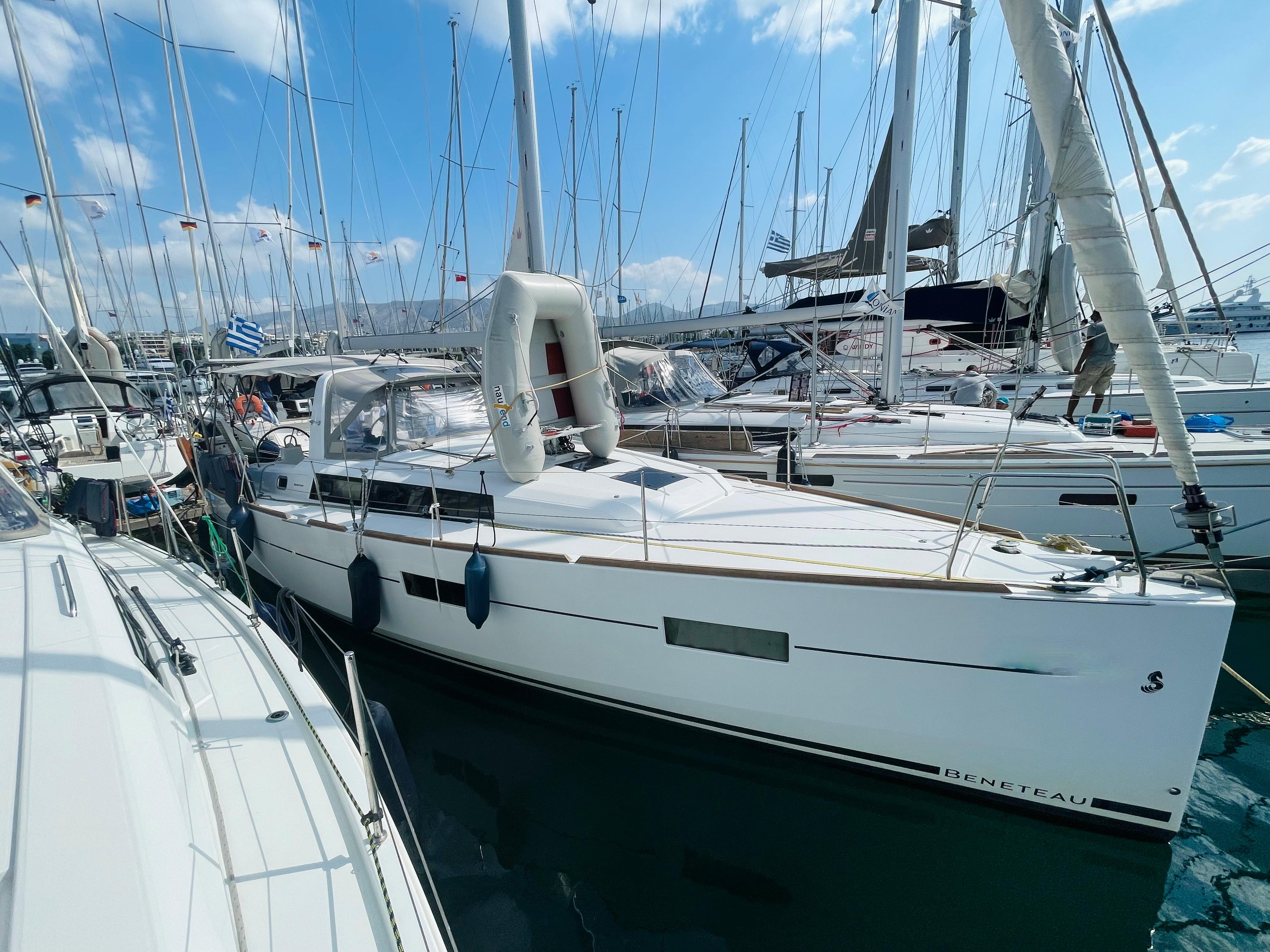Beneteau Oceanis 38 | 2016 | 11m | Boatshop24