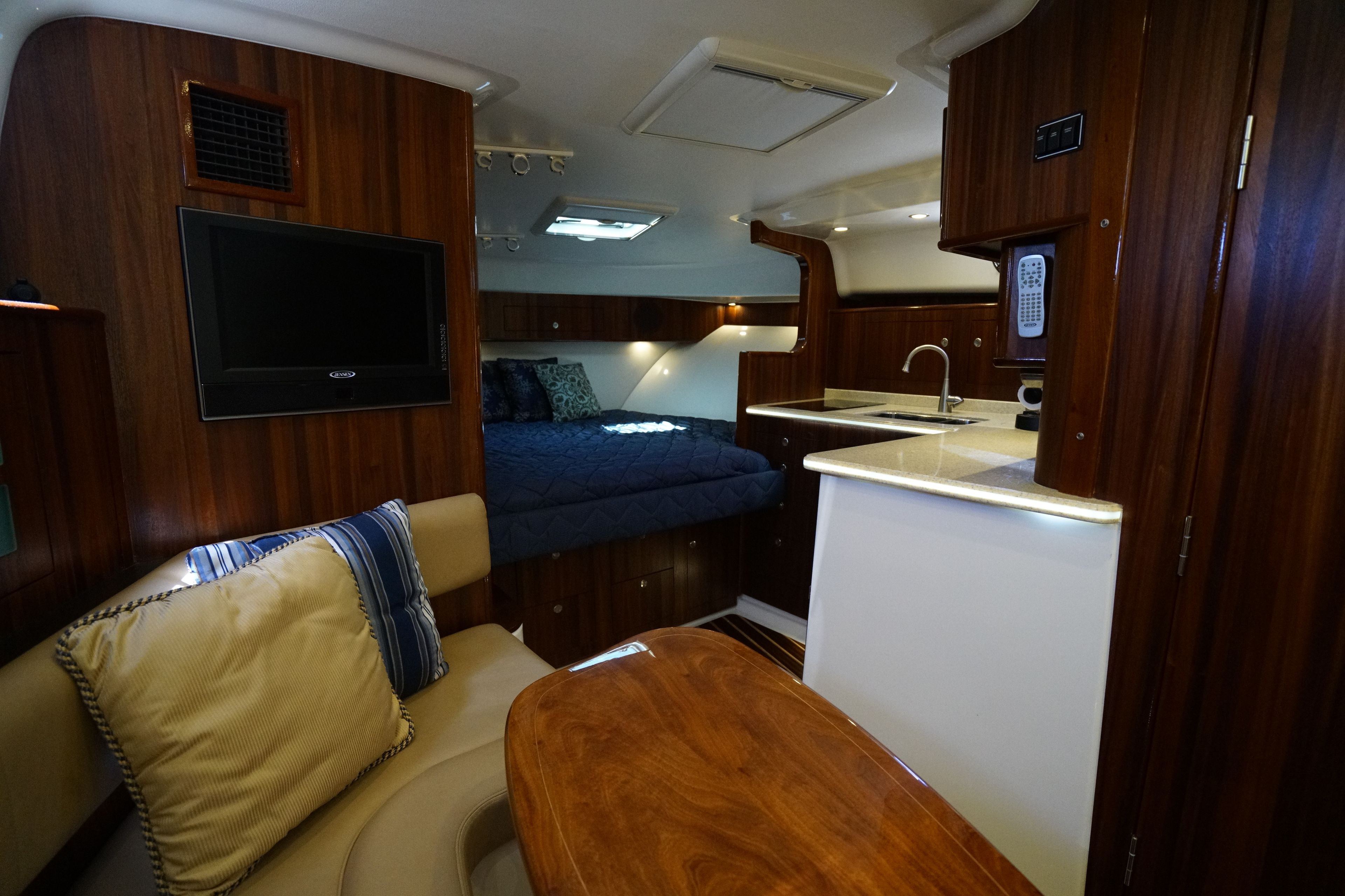 2010 Pursuit OS 375 Offshore - Weber Yachts