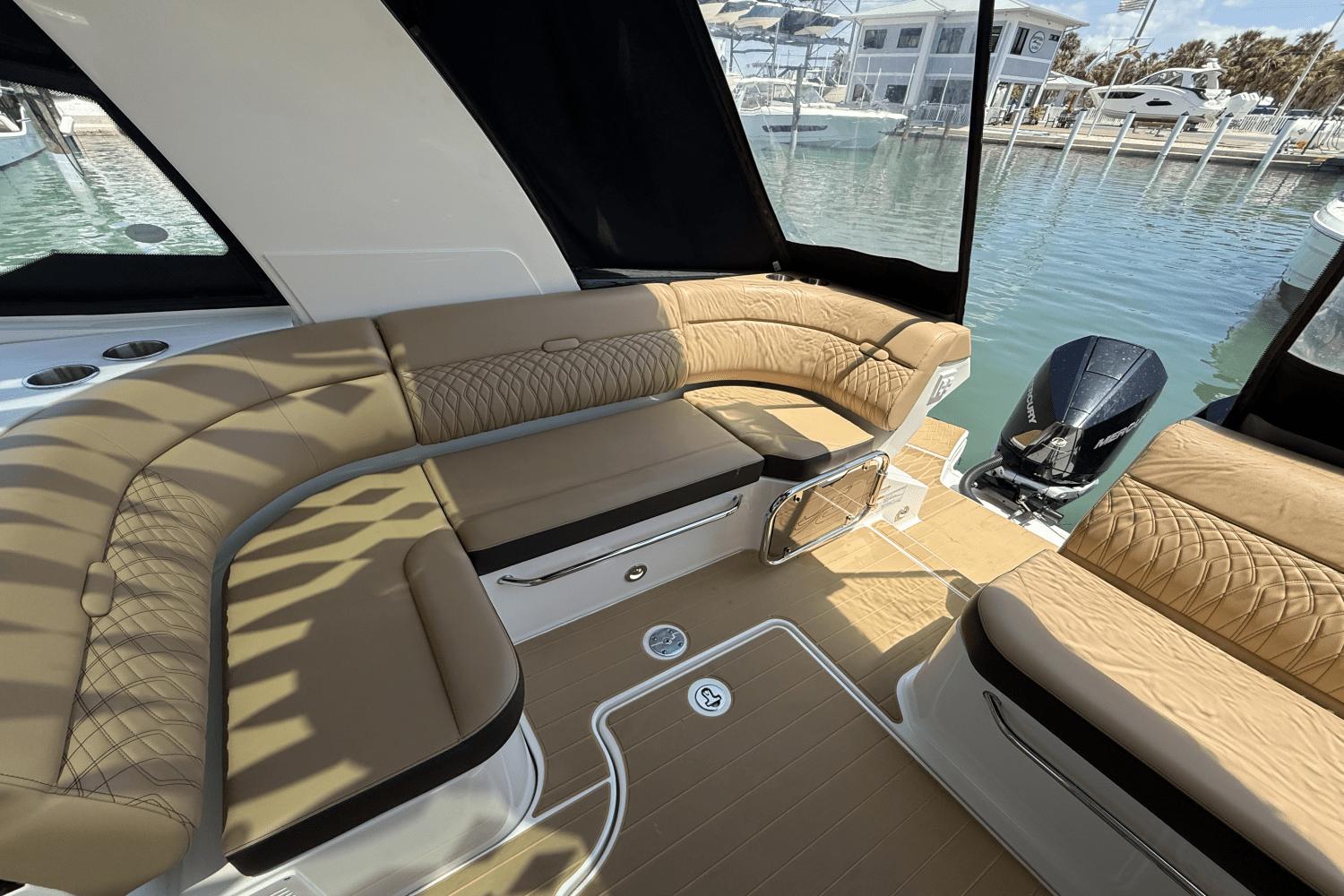 2023 Sea Ray Sundancer 370 Outboard Sports Cruiser for sale - YachtWorld