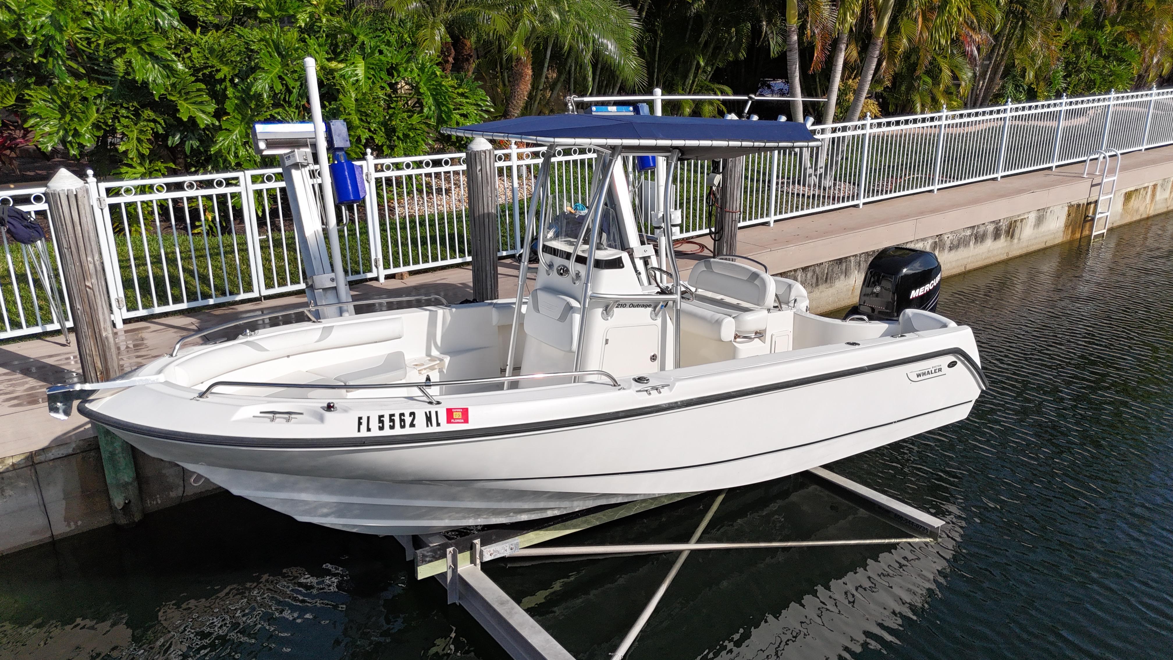 2006 Boston Whaler 210 Outrage CLEAN CLEAN CLEAN Centre Console for ...