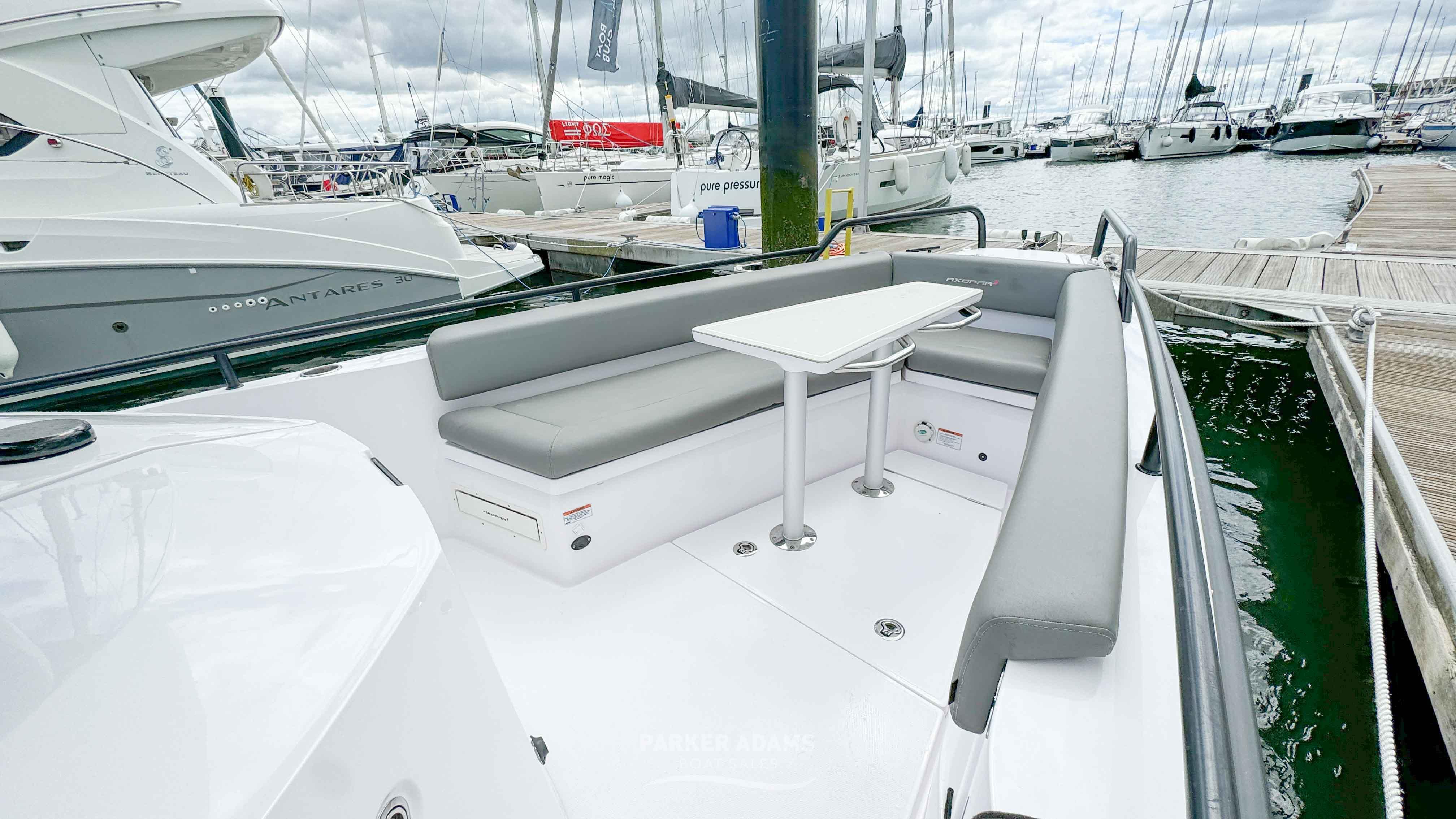 2021 Axopar 28 CABIN Motor Yachts for sale - YachtWorld