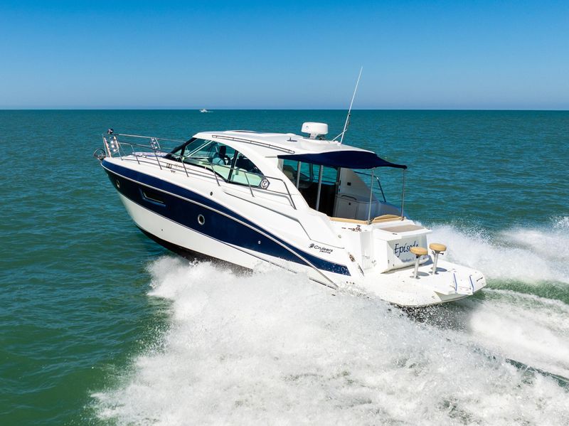 2012 Cruisers Yachts 41 Cantius - Weber Yachts