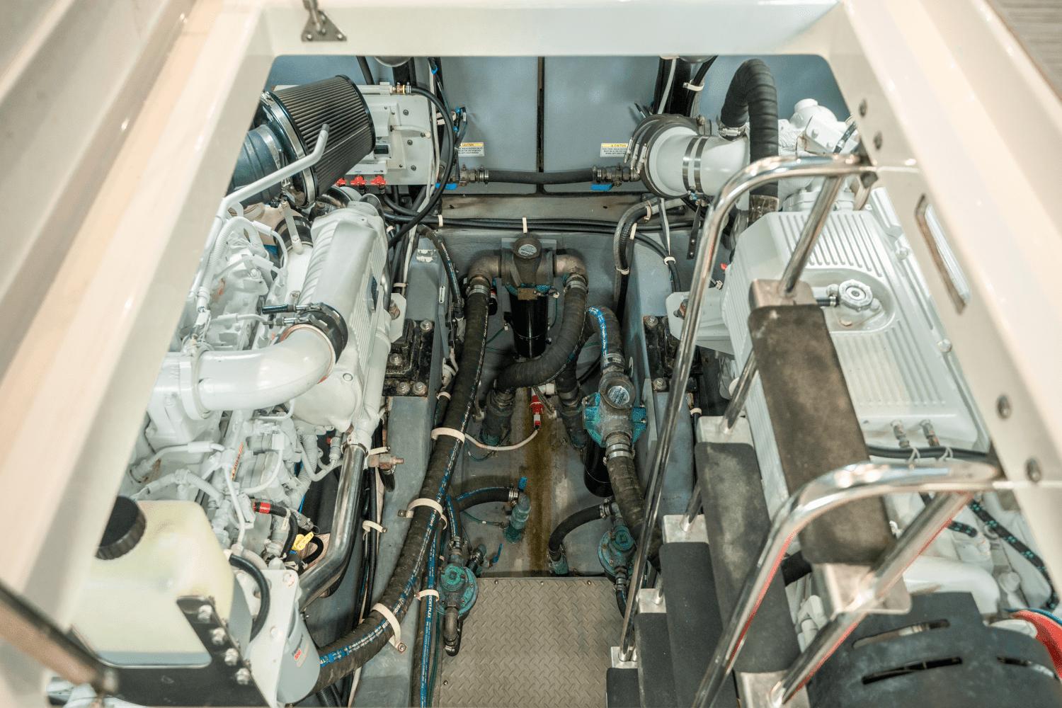 2017 Carver 52 Command Bridge Sports Cruiser for sale - YachtWorld