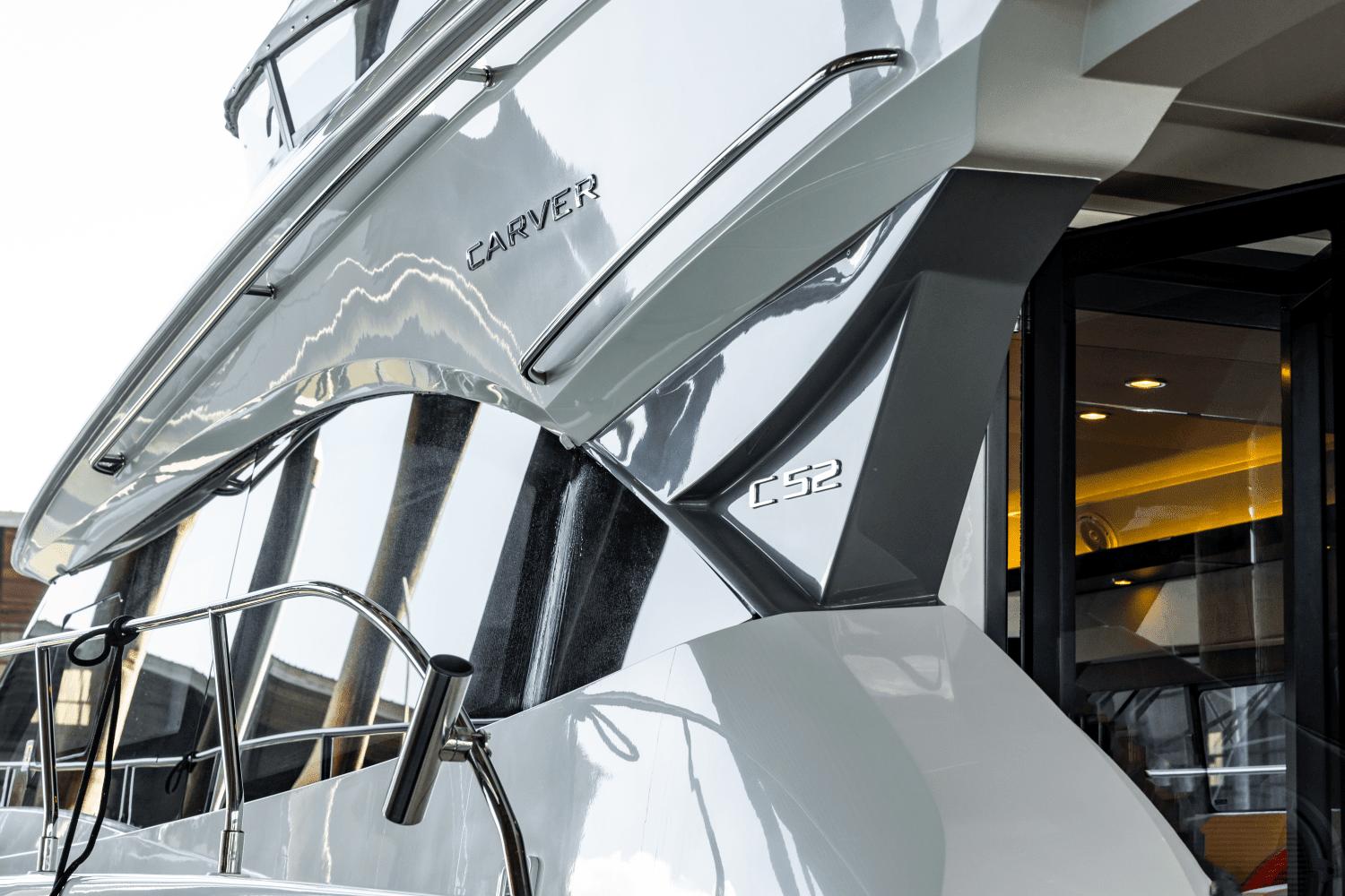 2017 Carver 52 Command Bridge Sports Cruiser for sale - YachtWorld