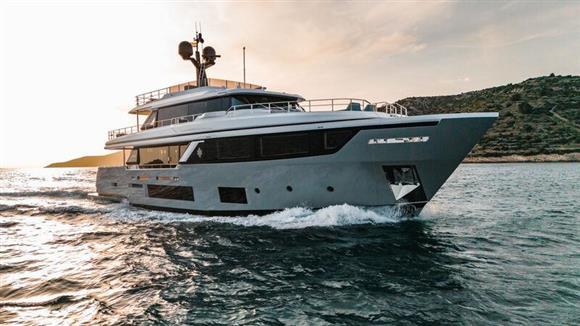 Used 2023 Custom Line Navetta 30 | Youboat