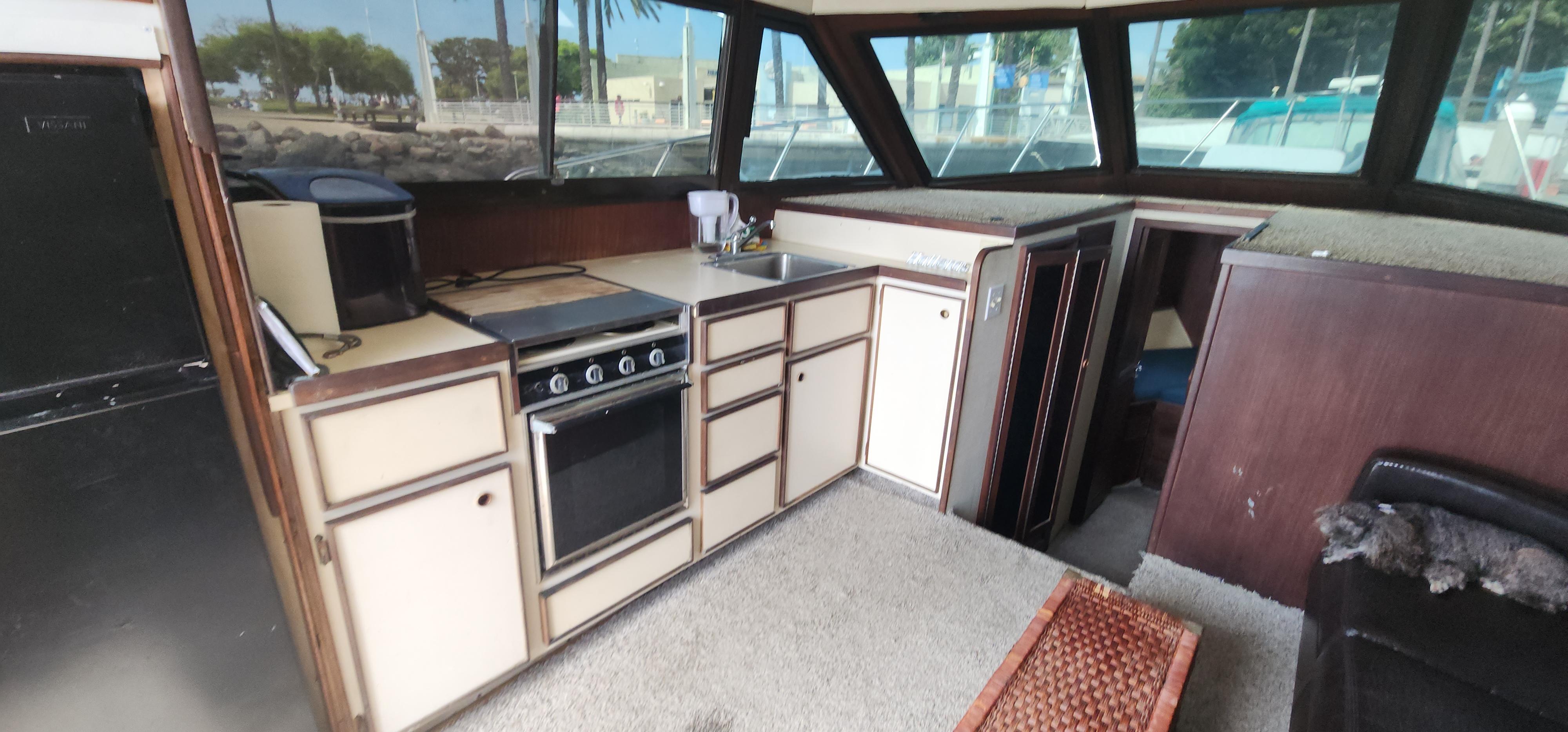 1983 Hatteras 36 Sedan Cruiser Convertible for sale - YachtWorld