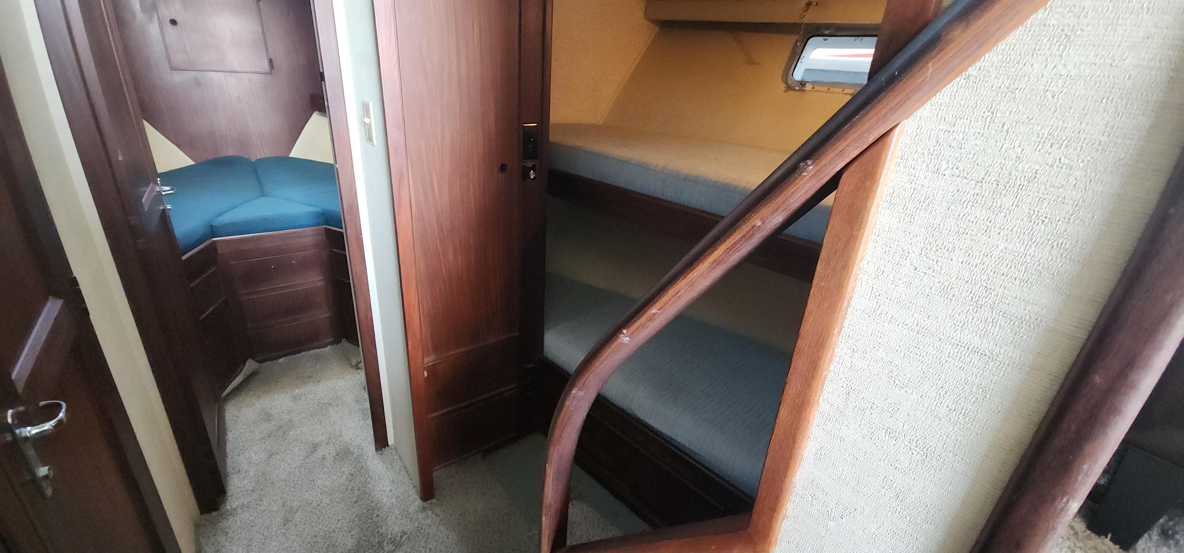 1983 Hatteras 36 Sedan Cruiser Convertible for sale - YachtWorld