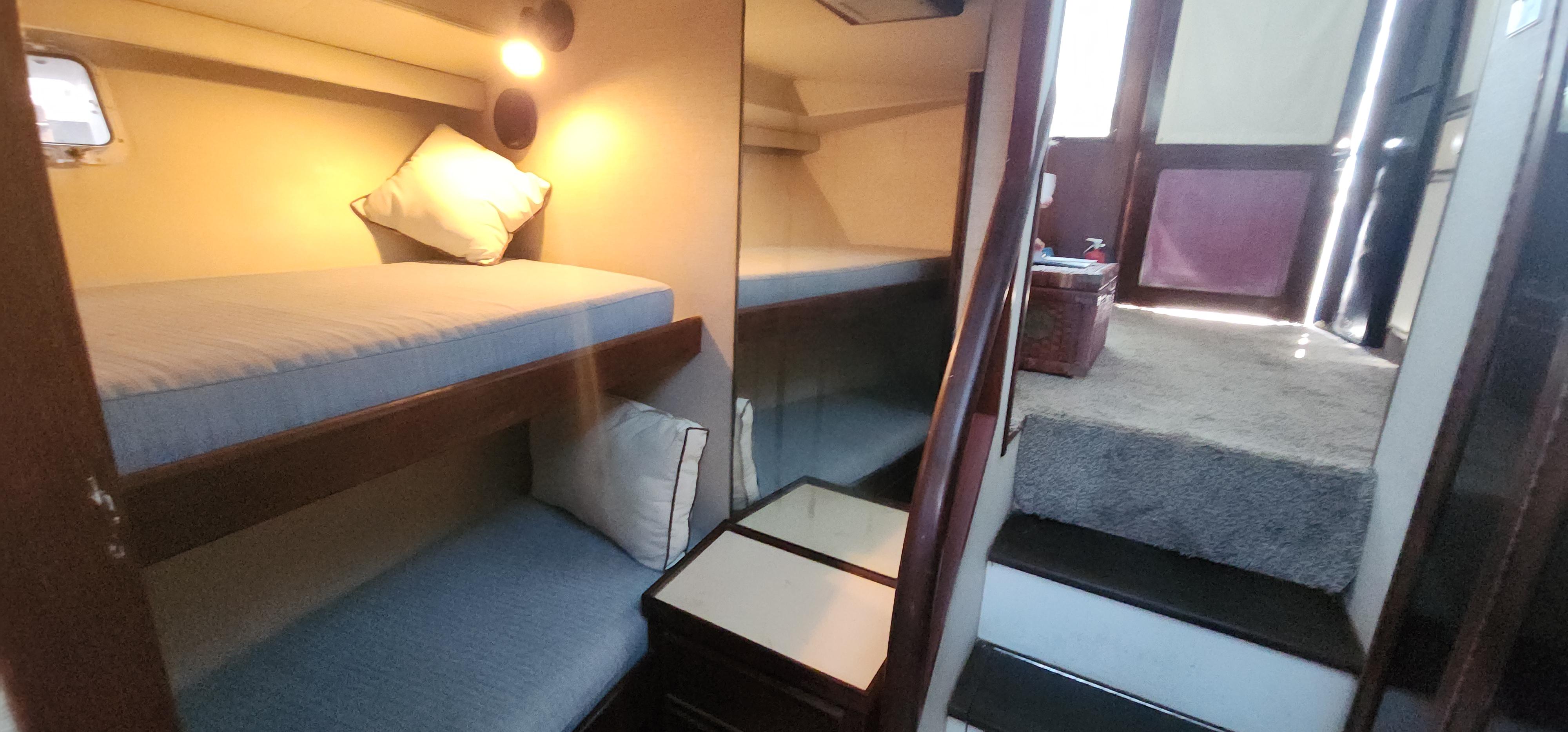 1983 Hatteras 36 Sedan Cruiser Convertible for sale - YachtWorld