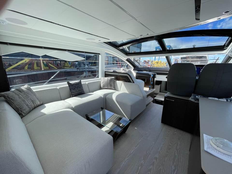 2022 Sunseeker Predator 55 EVO Ekspresscruiser til salgs- YachtWorld