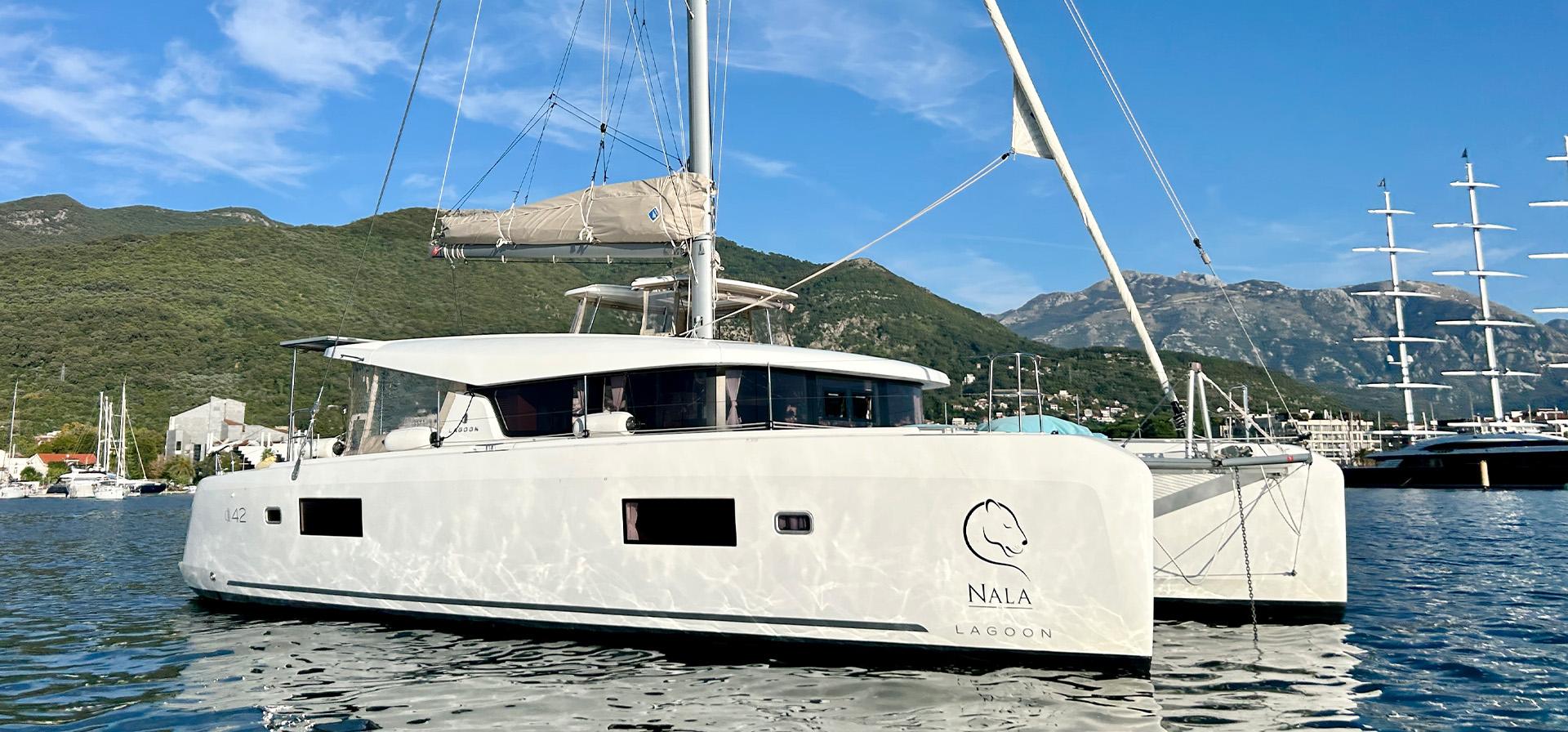 Lagoon 42 | 2022 | 13m | Boatshop24