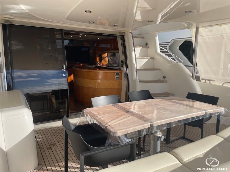 2001 Sunseeker Manhattan 74 Flybridge for sale - YachtWorld