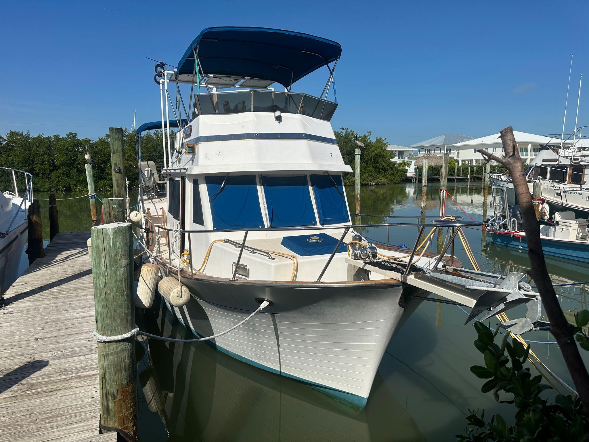 1984 CHB 35 Sundeck Trawler Trawlers à vendre - YachtWorld