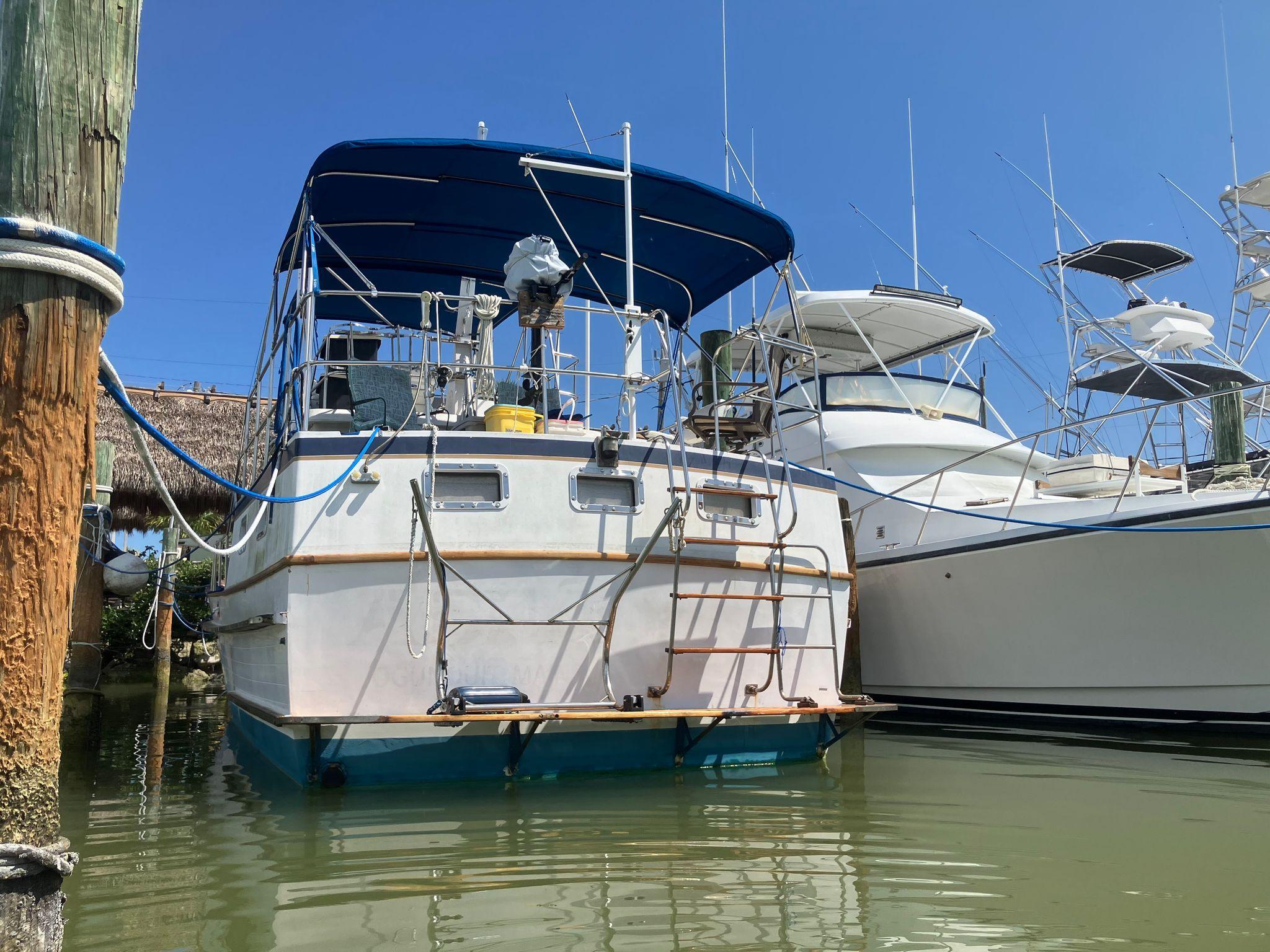1984 CHB 35 Sundeck Trawler Trawlers à vendre - YachtWorld