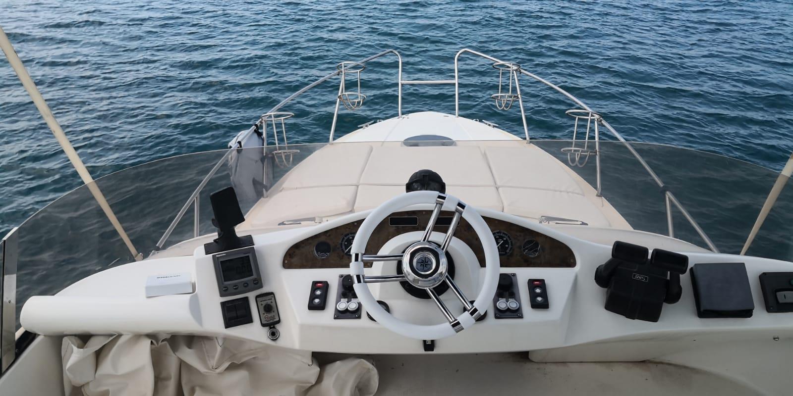 2004 Galeon 330 Fly Flybridge for sale - YachtWorld