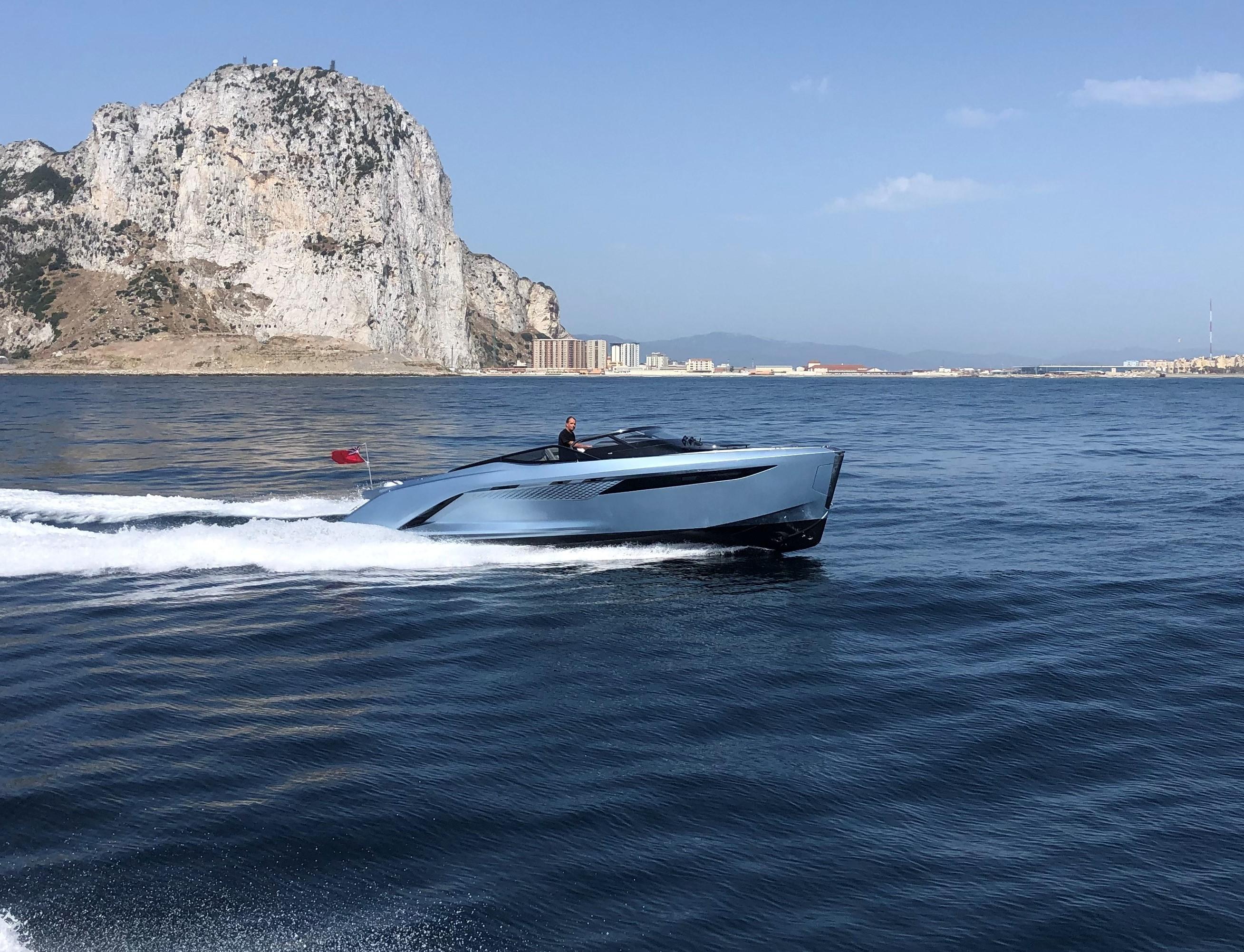 Princess R35 | 2020 | 11m - Málaga | Boatshop24