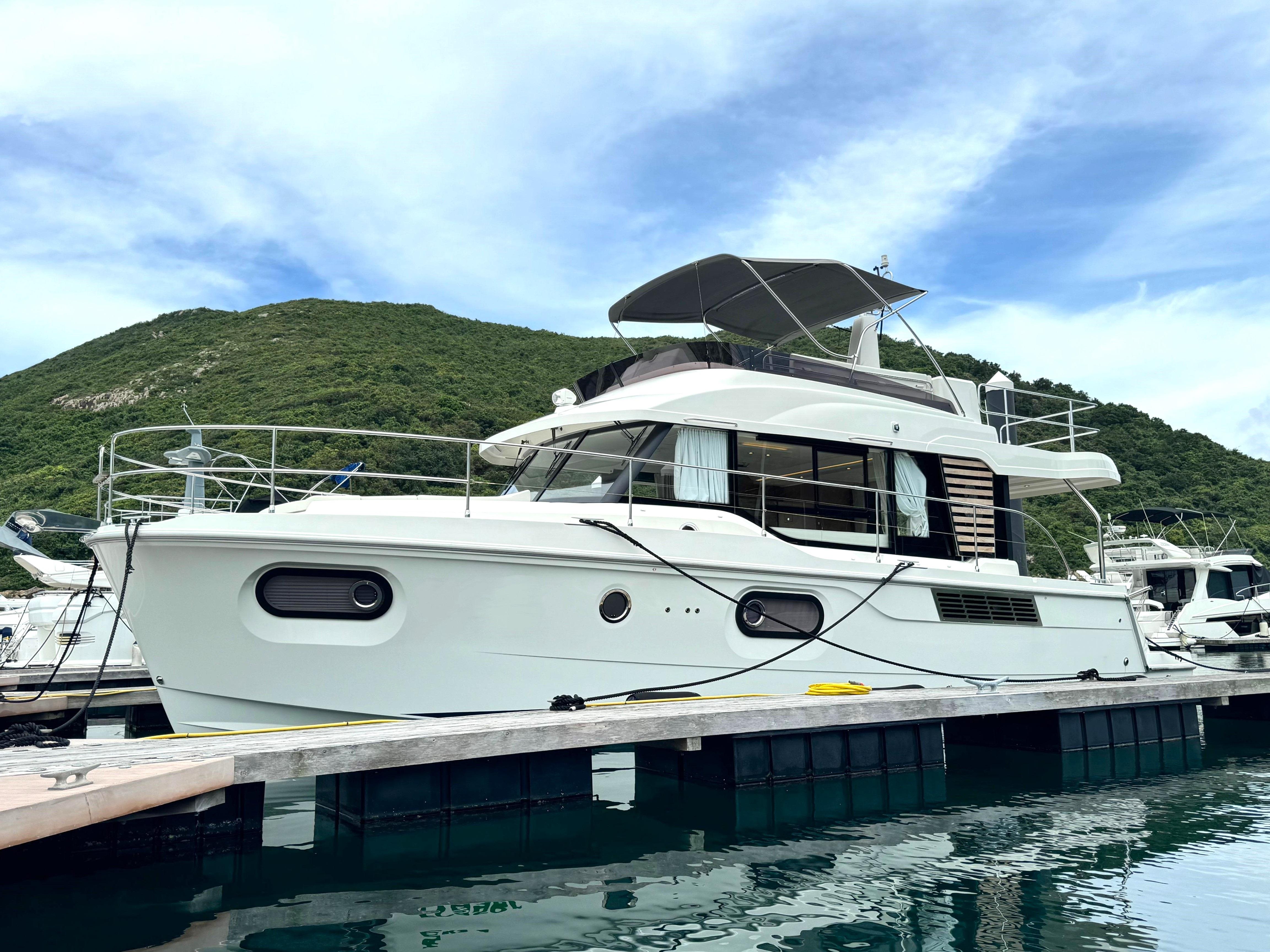 Used 2023 Beneteau Swift Trawler 41 Fly | TopBoats