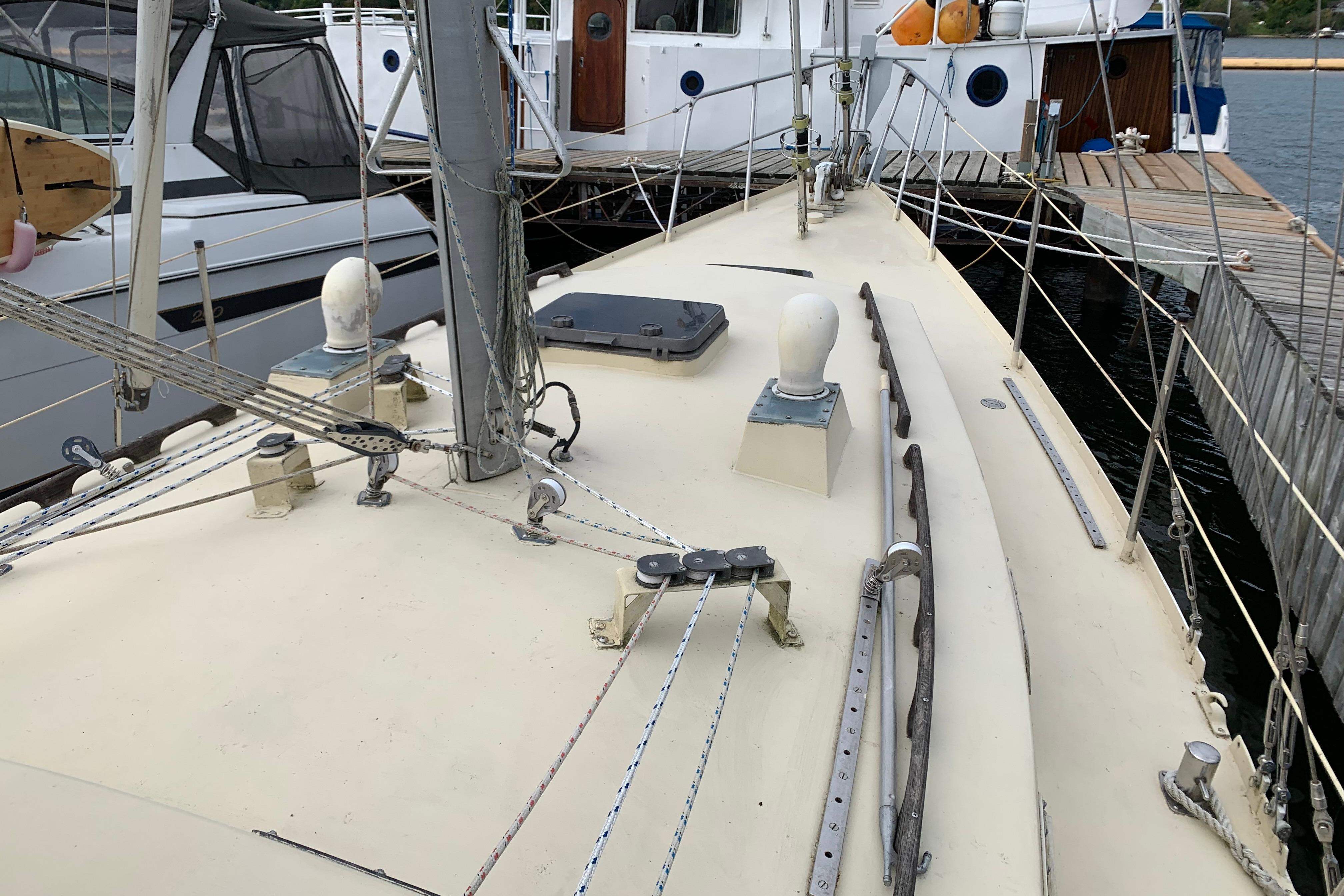1984 Bruce Roberts 36' cutter Balandros en venta - YachtWorld