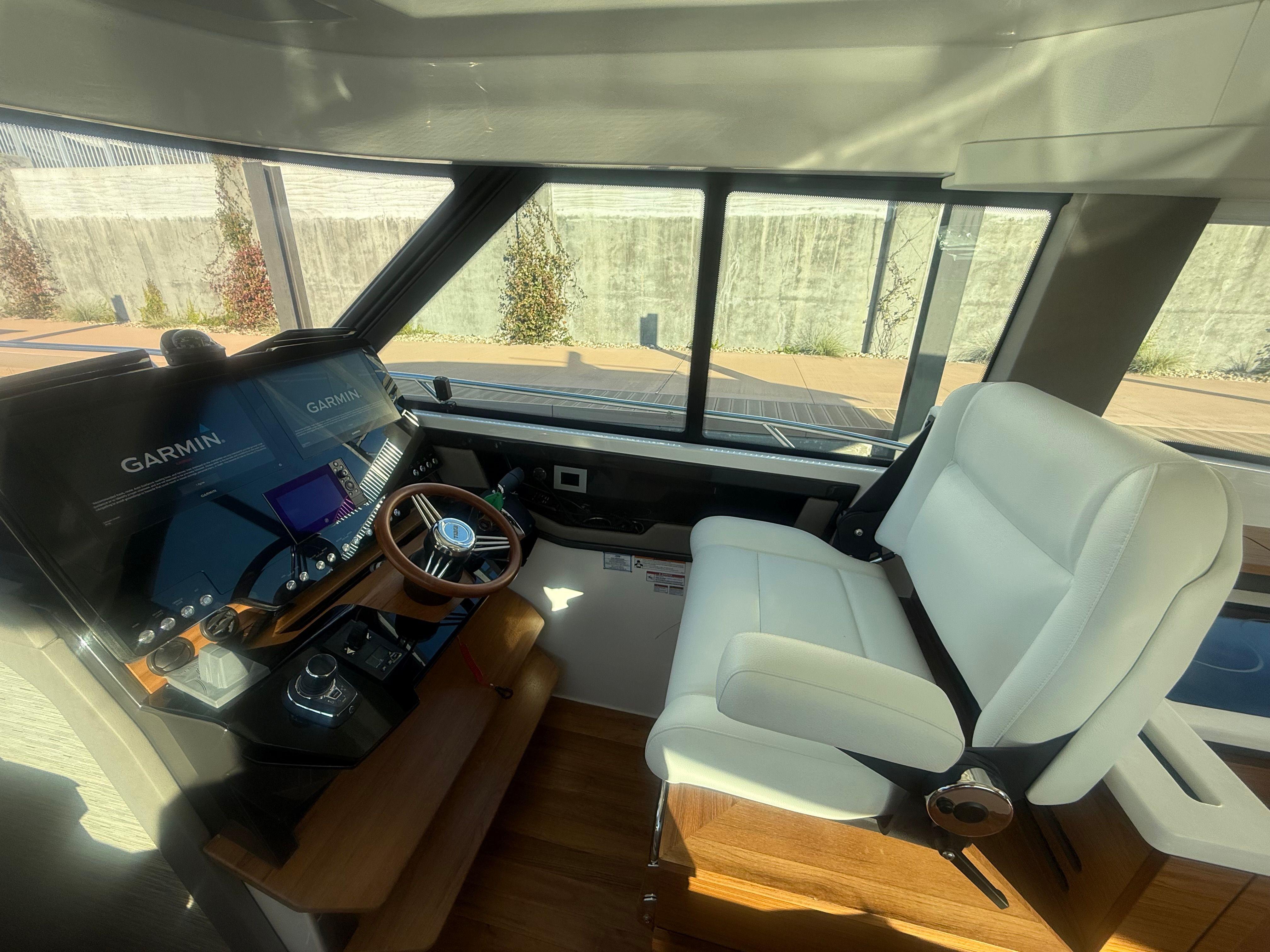 2025 Tiara Yachts 48 LE Motor Yachts for sale - YachtWorld