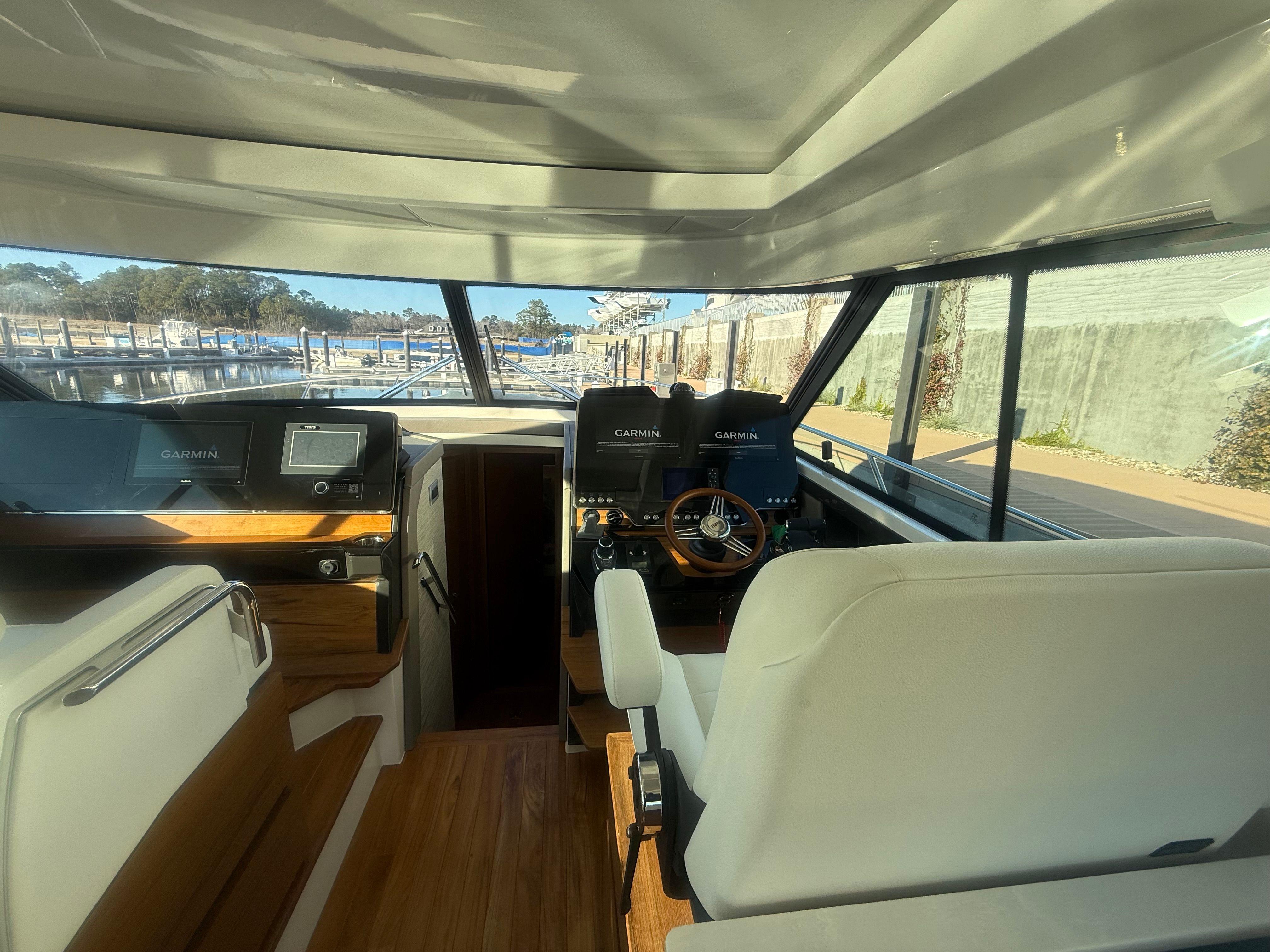 2025 Tiara Yachts 48 LE Motor Yachts for sale - YachtWorld