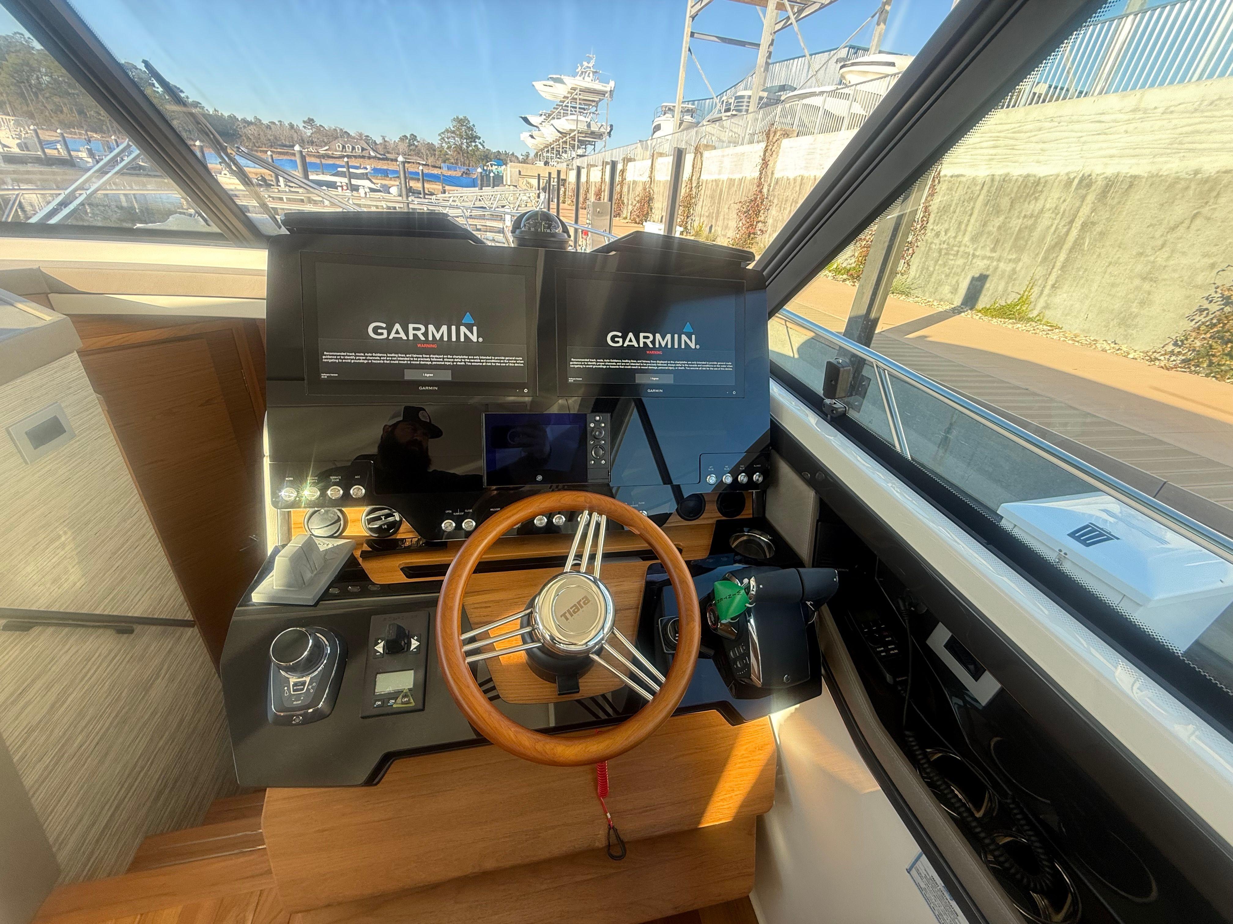 2025 Tiara Yachts 48 LE Motor Yachts for sale - YachtWorld