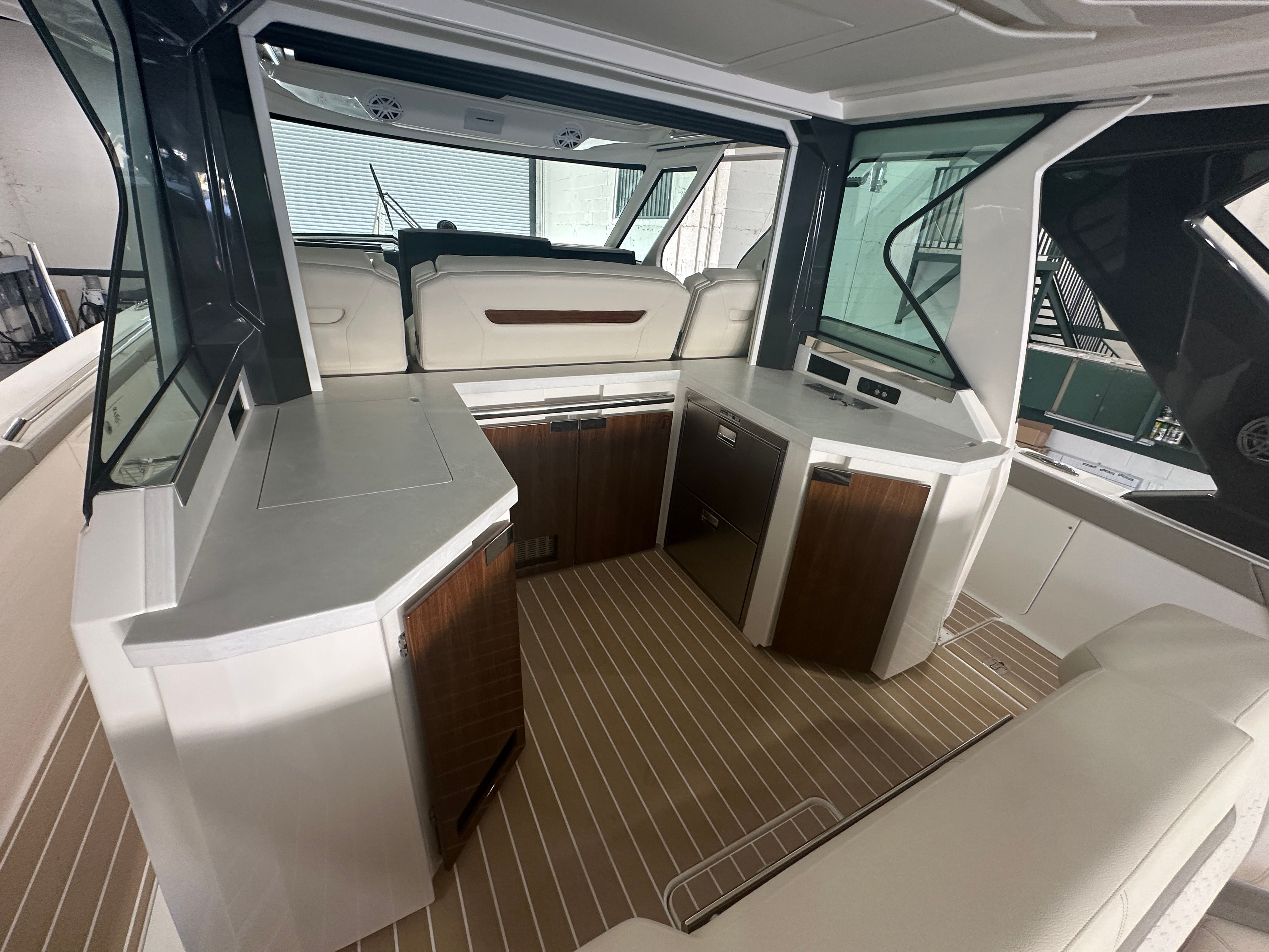 2026 Tiara Yachts 48 LS Yachts à moteur à vendre - YachtWorld