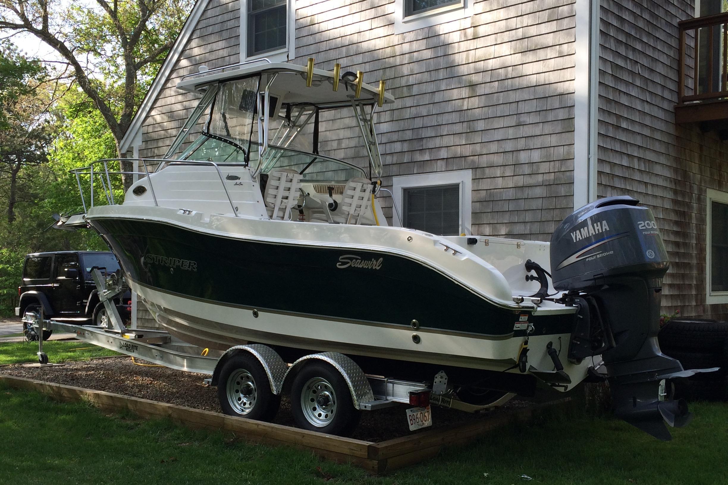 2006 Seaswirl Striper 2301 Walkaround OB Cuddy Cabin for sale - YachtWorld