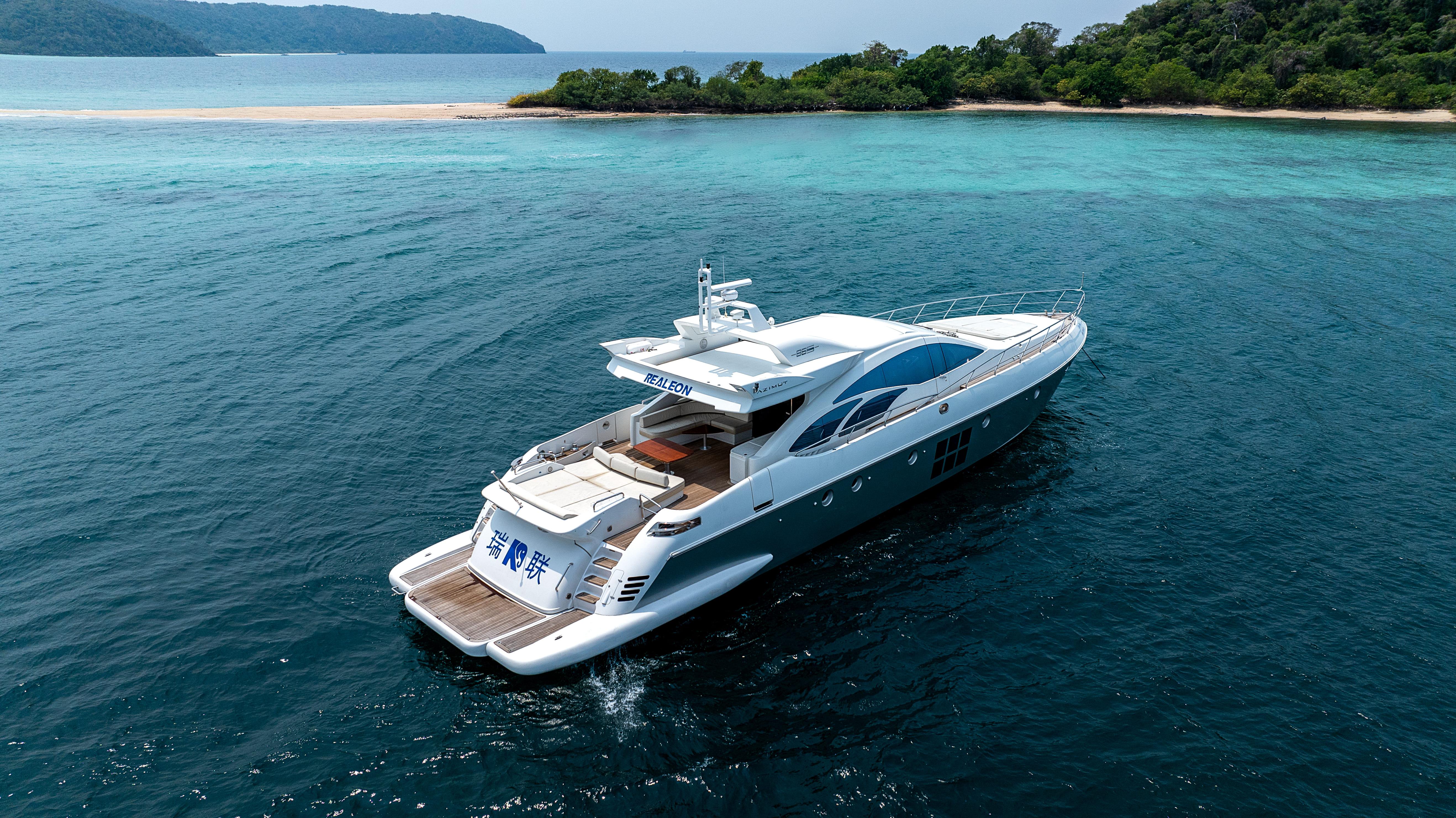 Realeon Express Cruiser Azimut for sale - YachtWorld