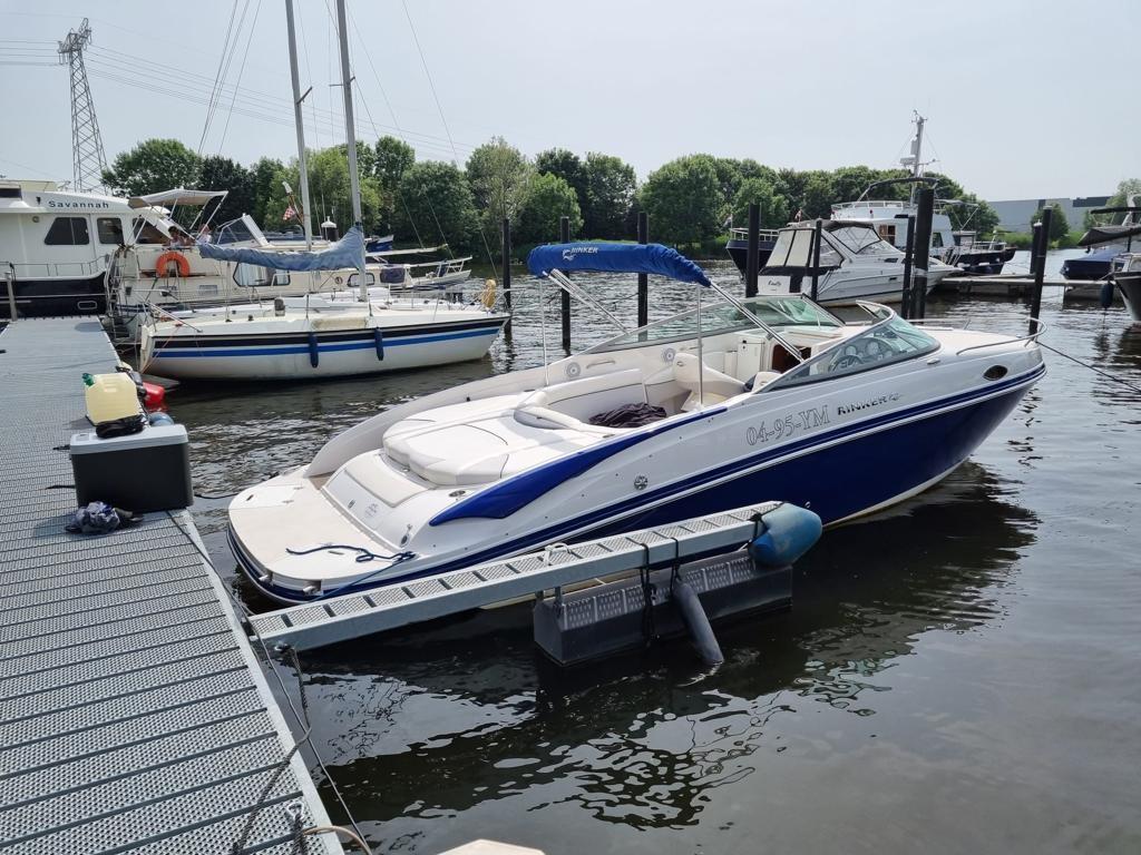 Rinker 246 Captiva Cuddy | 2009 | 8m | Boatshop24