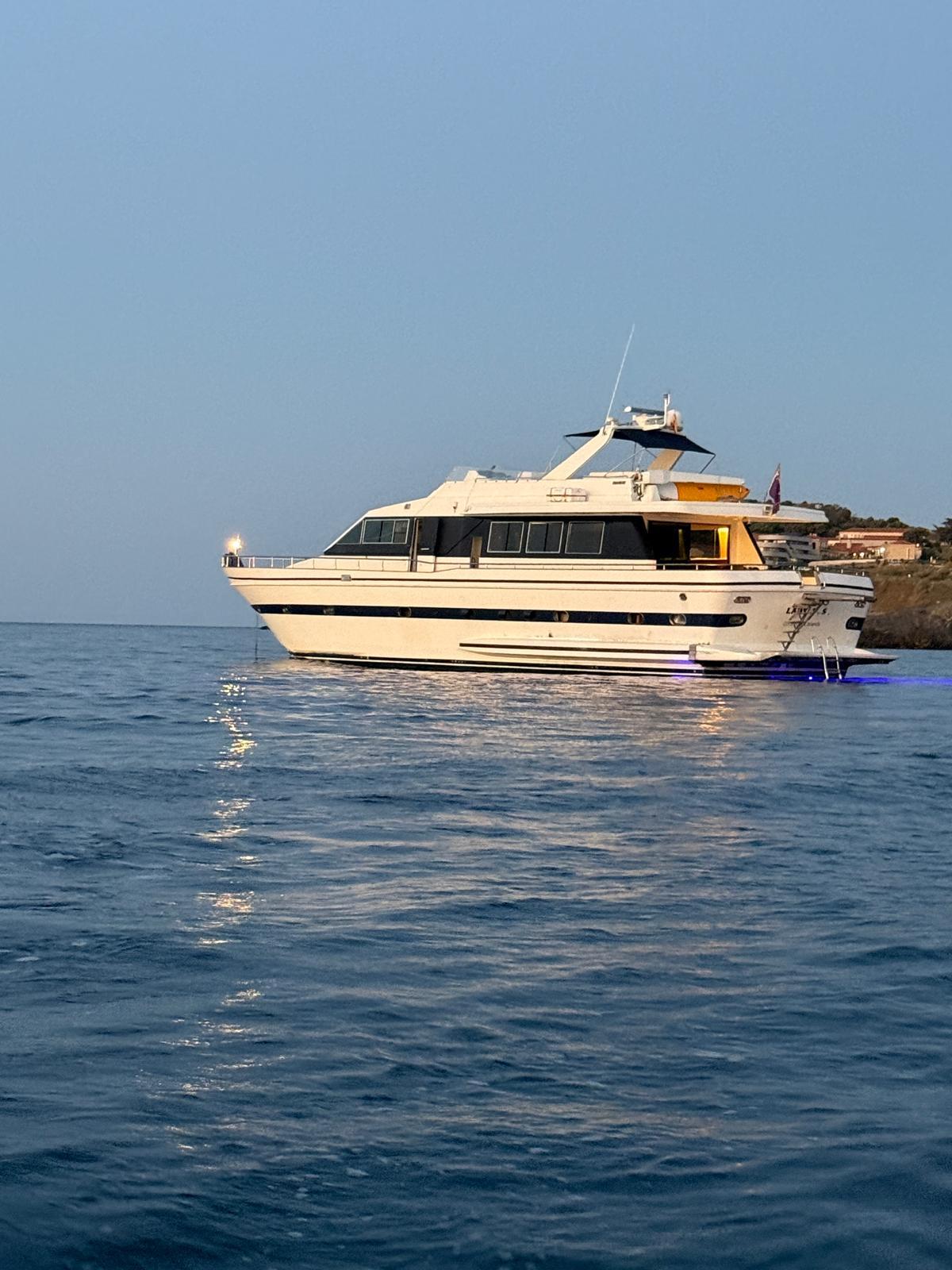 1991 Falcon Yachts Falcon 80 Mega Yacht for sale - YachtWorld