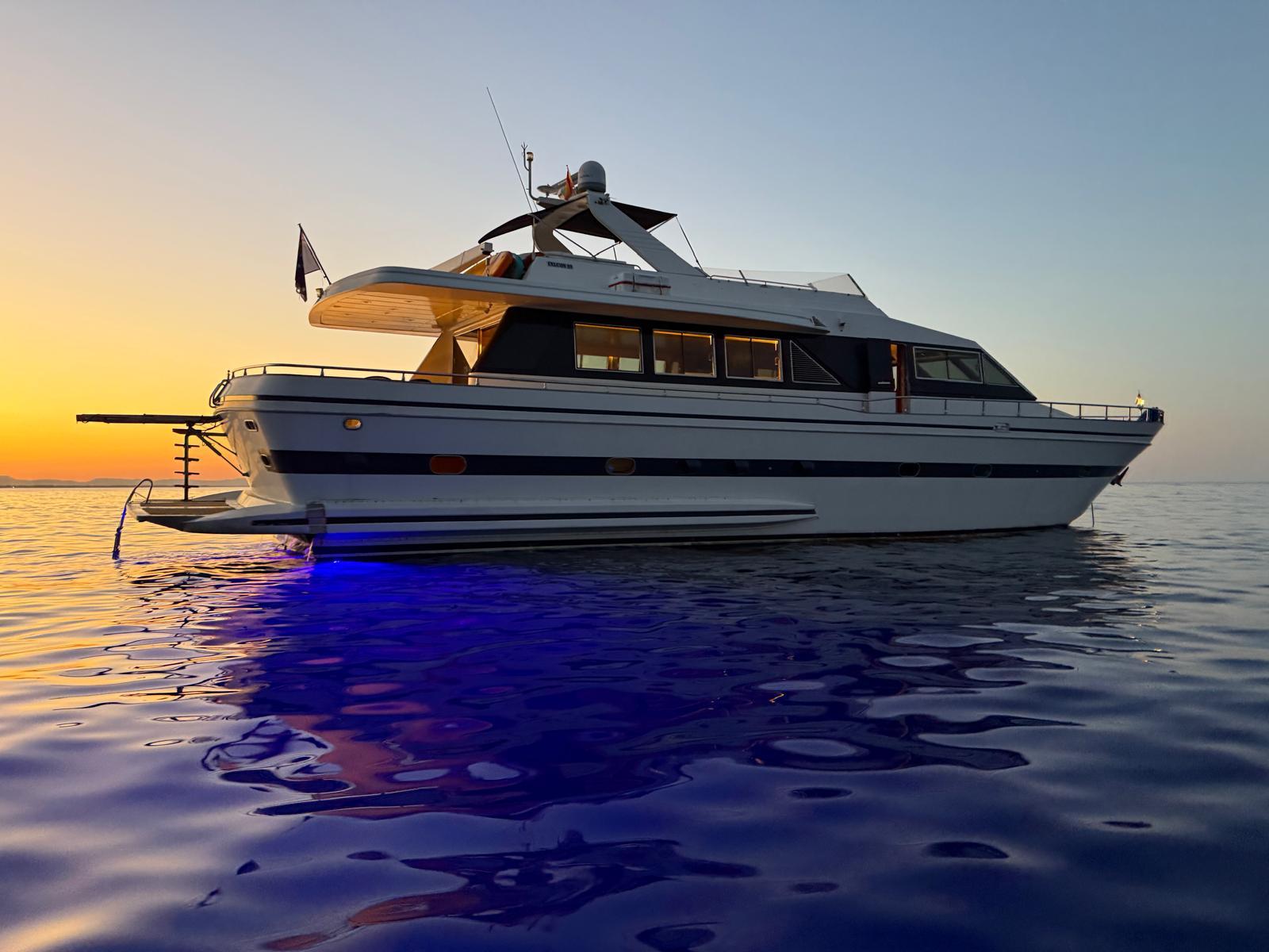 Falcon Yachts Falcon 80 23m 1991, Megayachten - Tarragona | Boot24