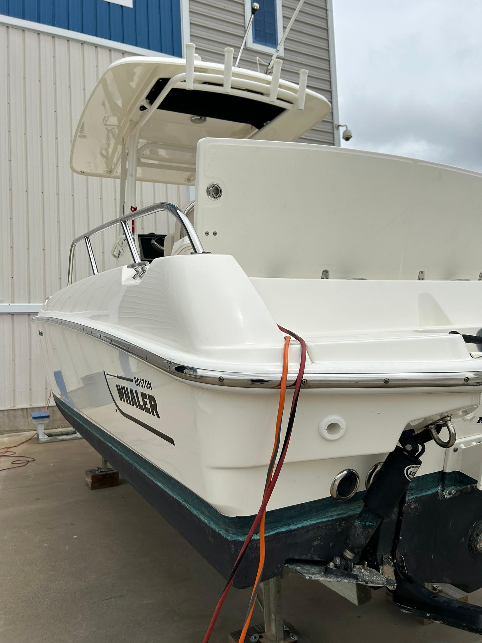 2017 Boston Whaler 270 Dauntless Center Console for sale - YachtWorld