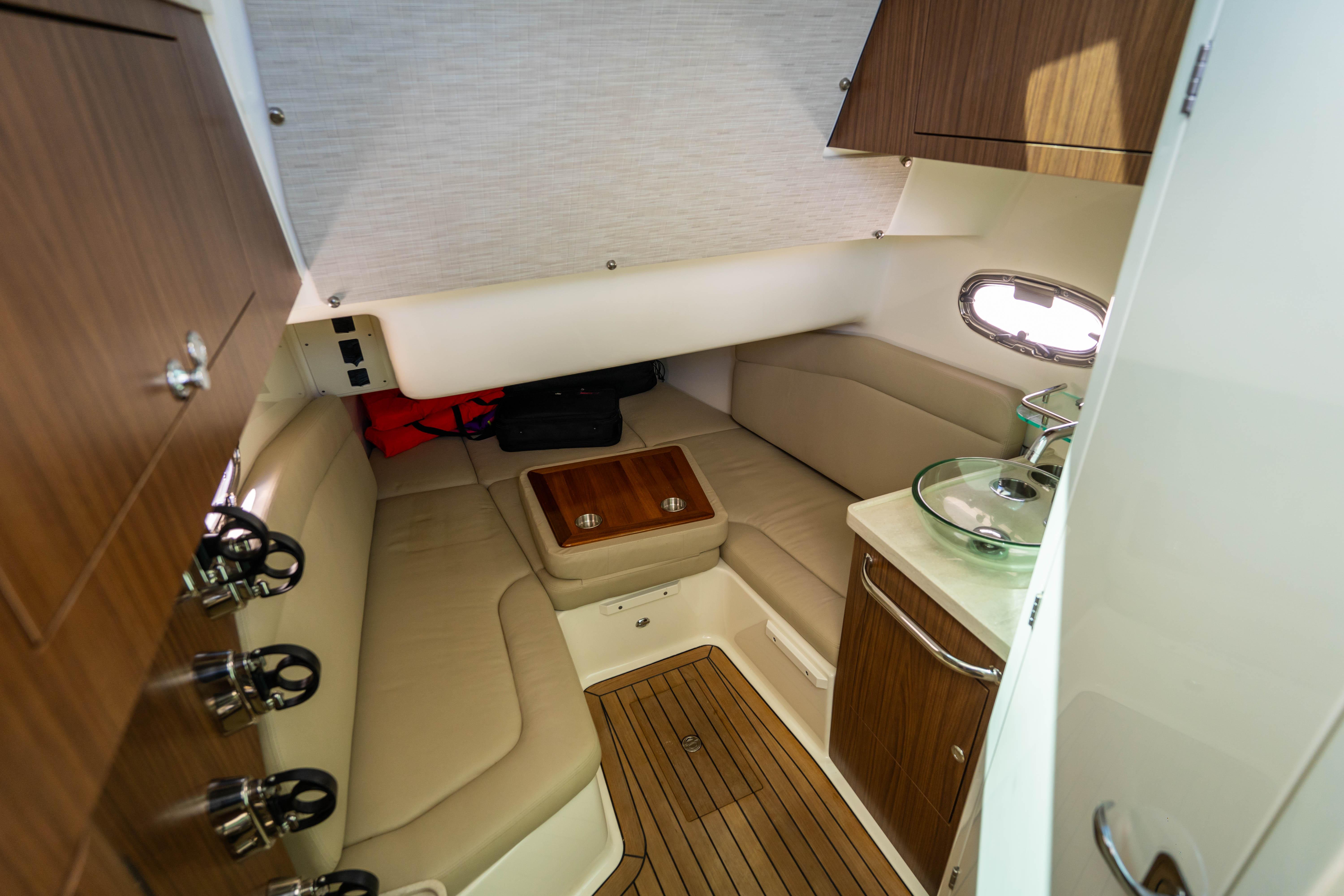 2022 Boston Whaler 380 Outrage Center Console for sale - YachtWorld