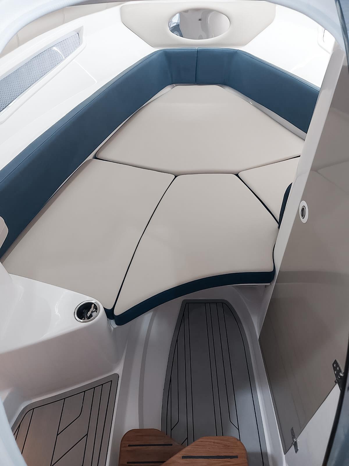 2024 Hanover 305 Motor Yachts for sale - YachtWorld