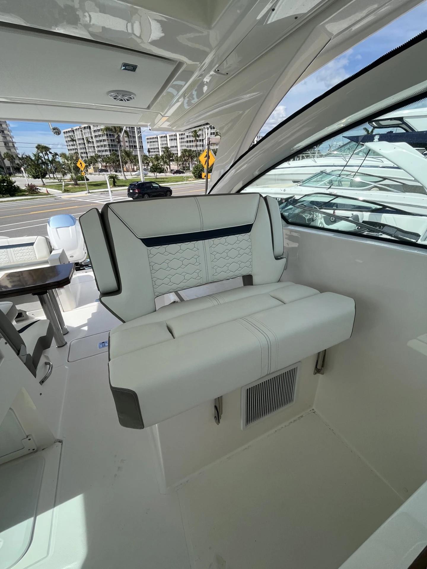 2023 Tiara Yachts 34 LX Motor Yacht for sale - YachtWorld