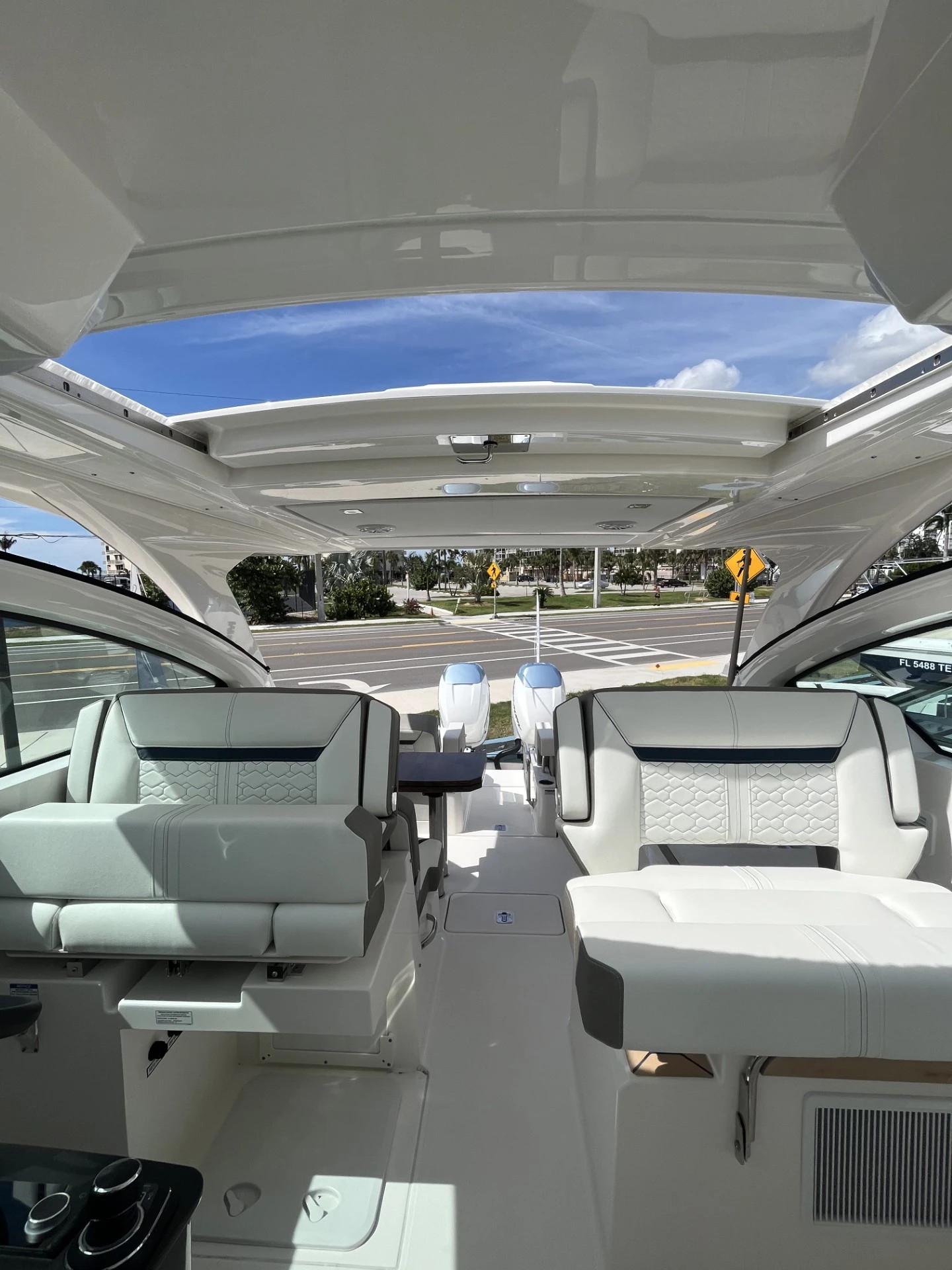 2023 Tiara Yachts 34 LX Motor Yacht for sale - YachtWorld