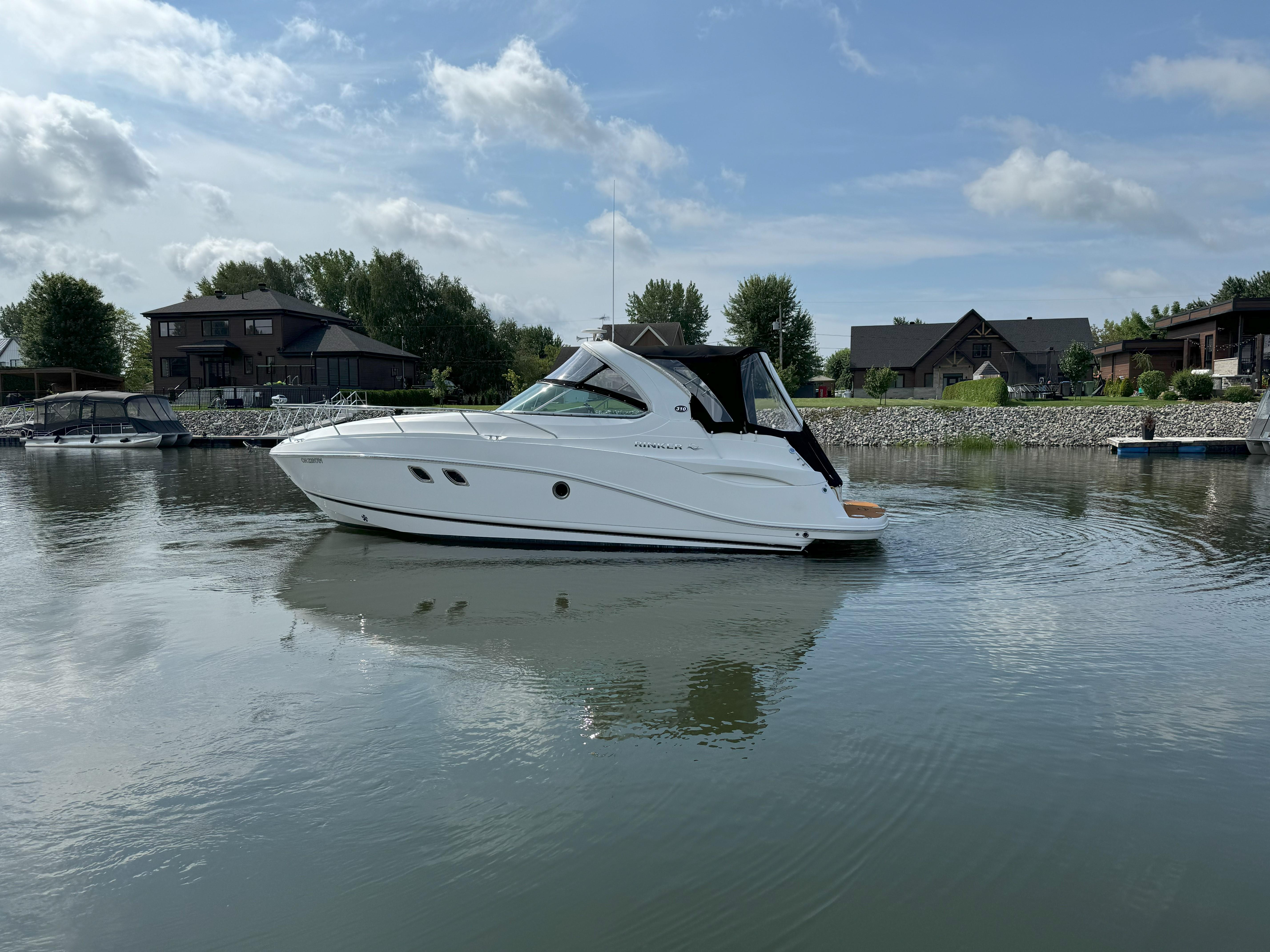 2010 Rinker 310 Express Cruiser Cruiser for sale - YachtWorld