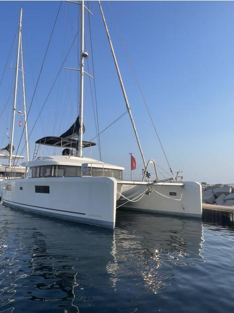 Used Lagoon 52 F in 83 - Var - iNautia