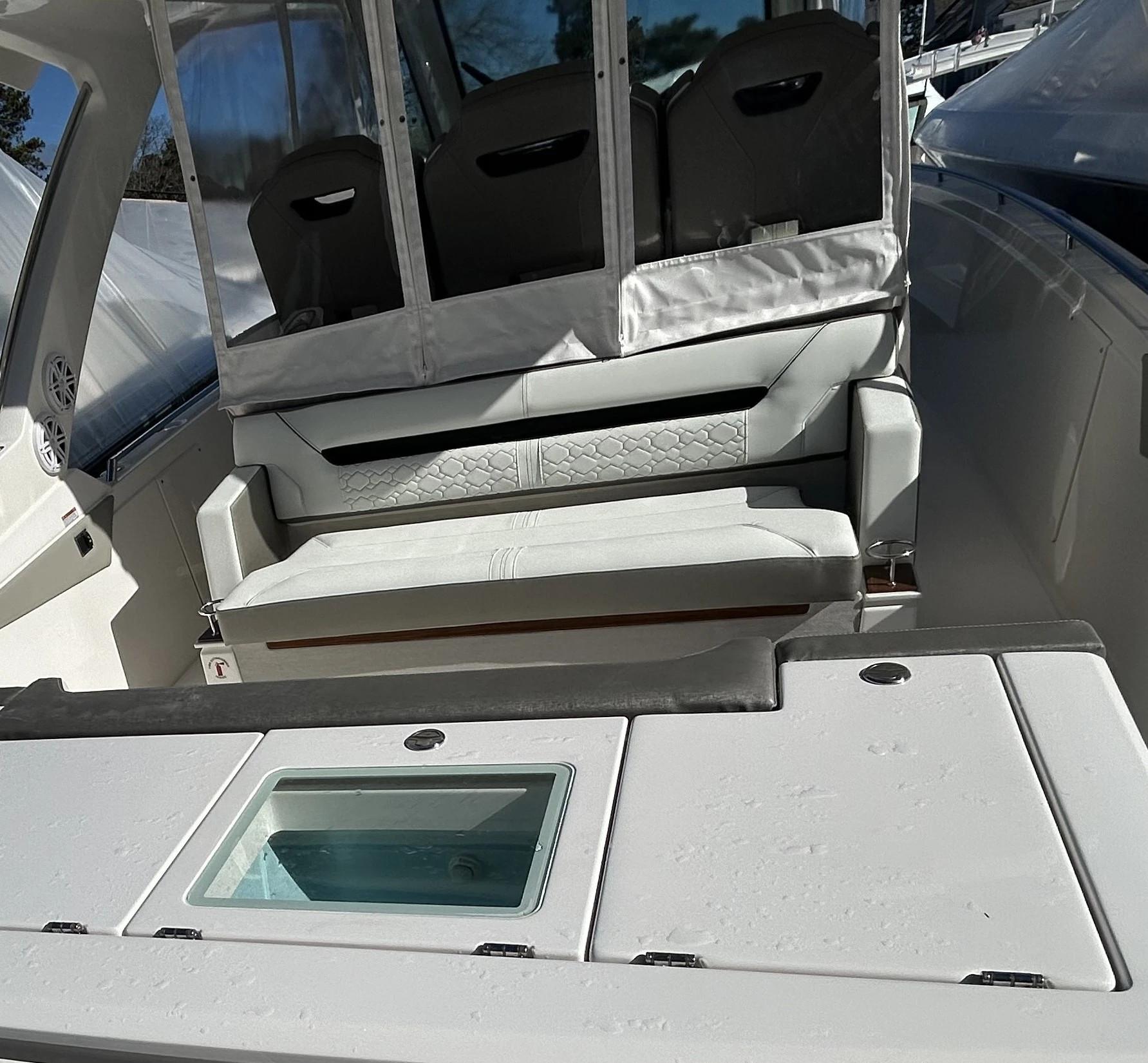 2024 Tiara Yachts 34 LS Motor Yacht for sale - YachtWorld