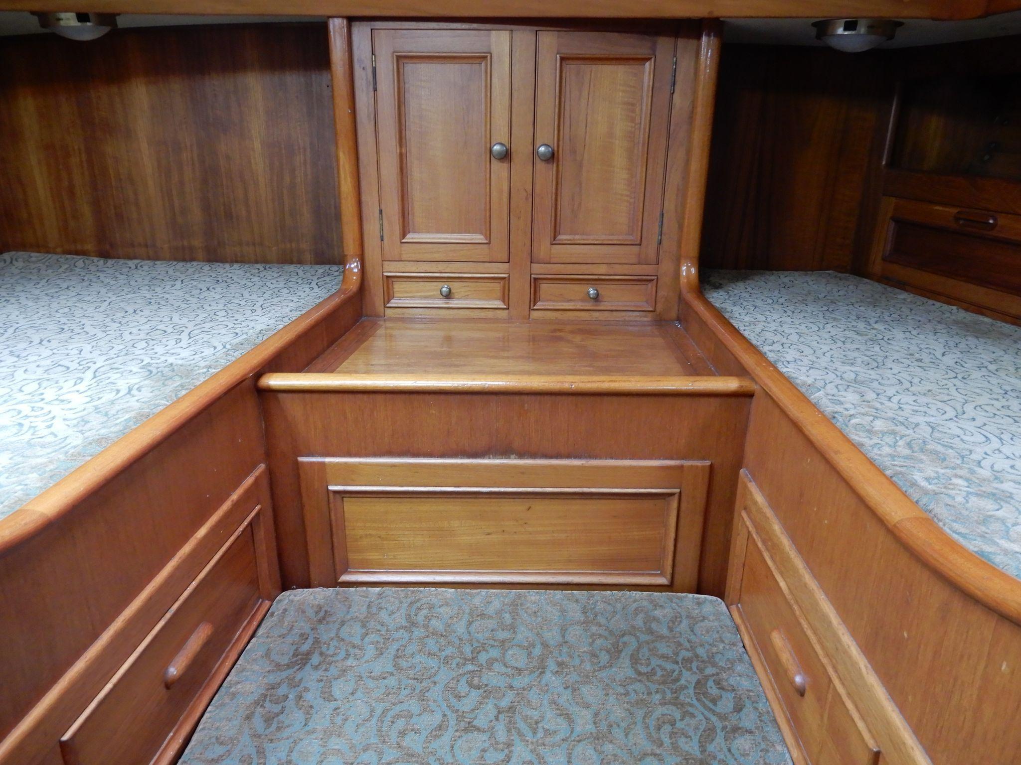 1985 Barnett Offshore Centre Cockpit for sale - YachtWorld