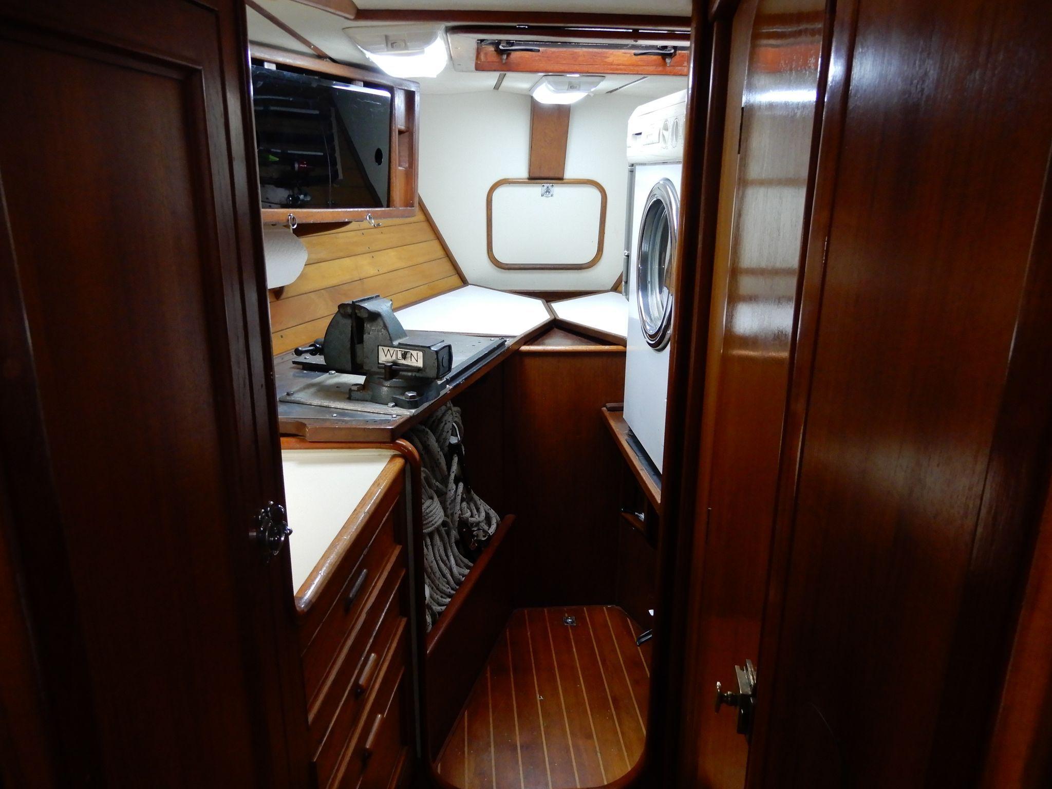 1985 Barnett Offshore Centre Cockpit for sale - YachtWorld