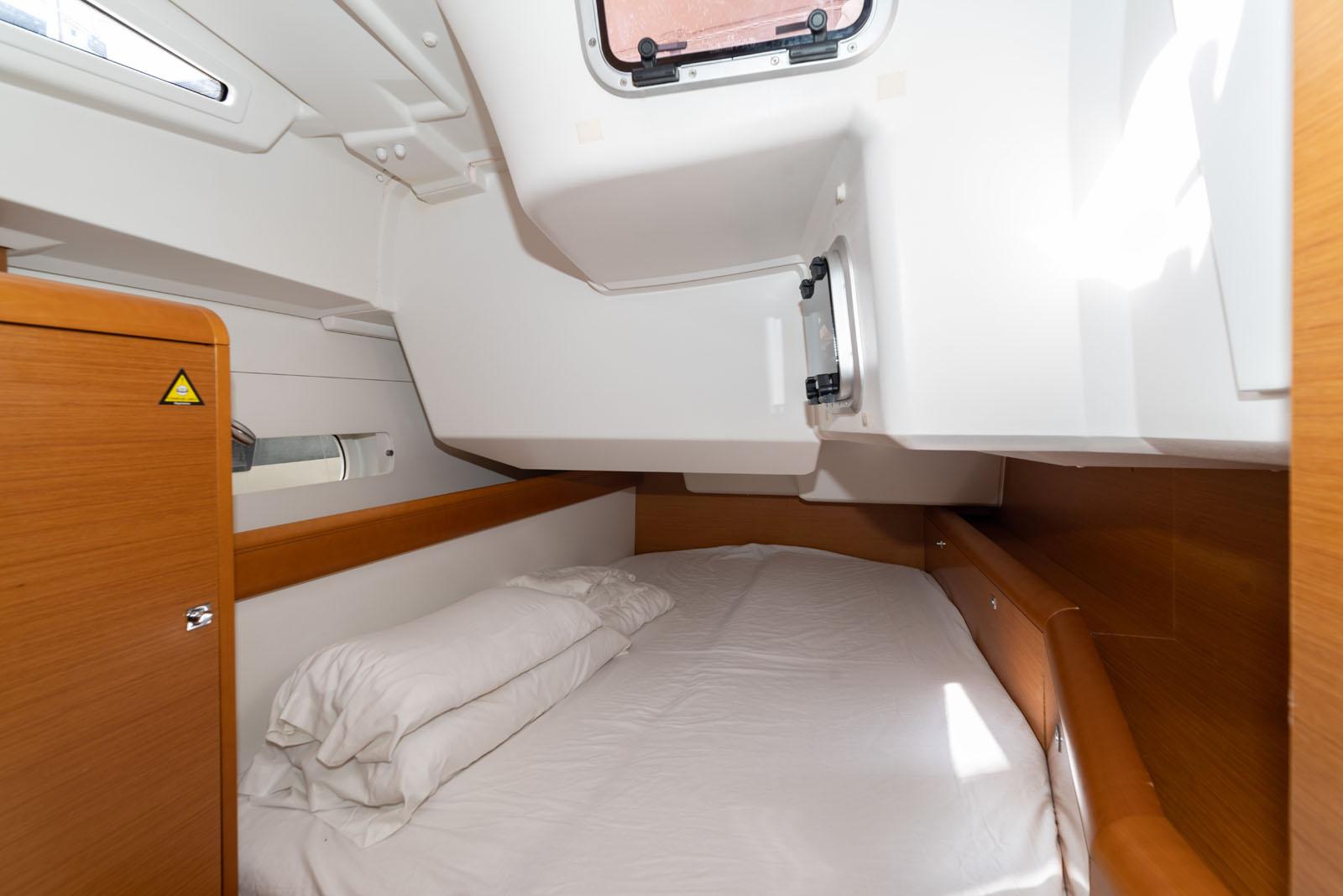 2013 Jeanneau Sun Odyssey 469 Cruiser for sale - YachtWorld