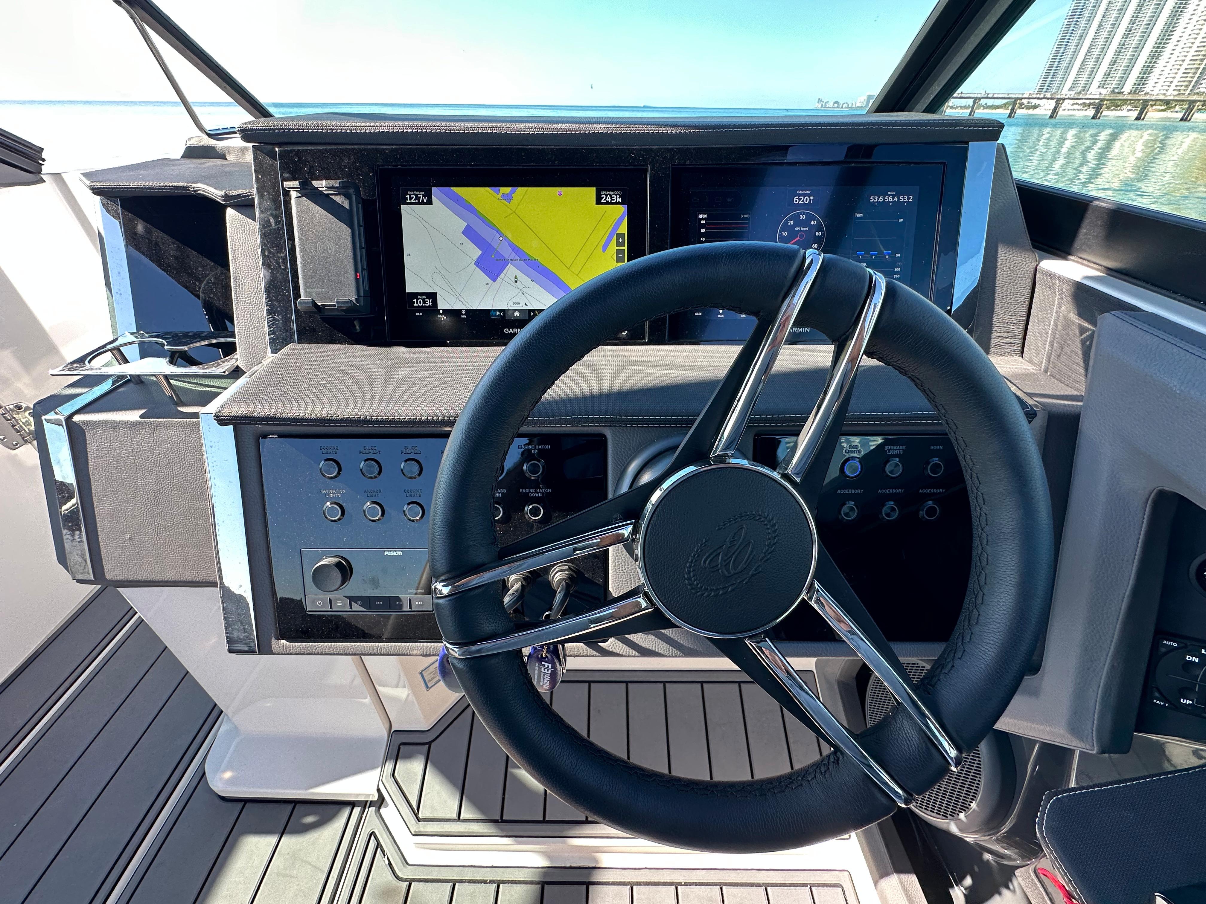 2022 Cobalt R33 OB Dual Console for sale - YachtWorld