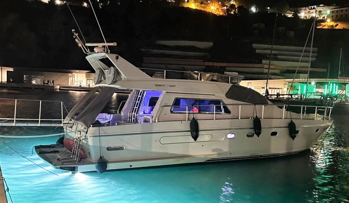 1990 Ferretti Yachts 44 Fly Flybridge for sale - YachtWorld