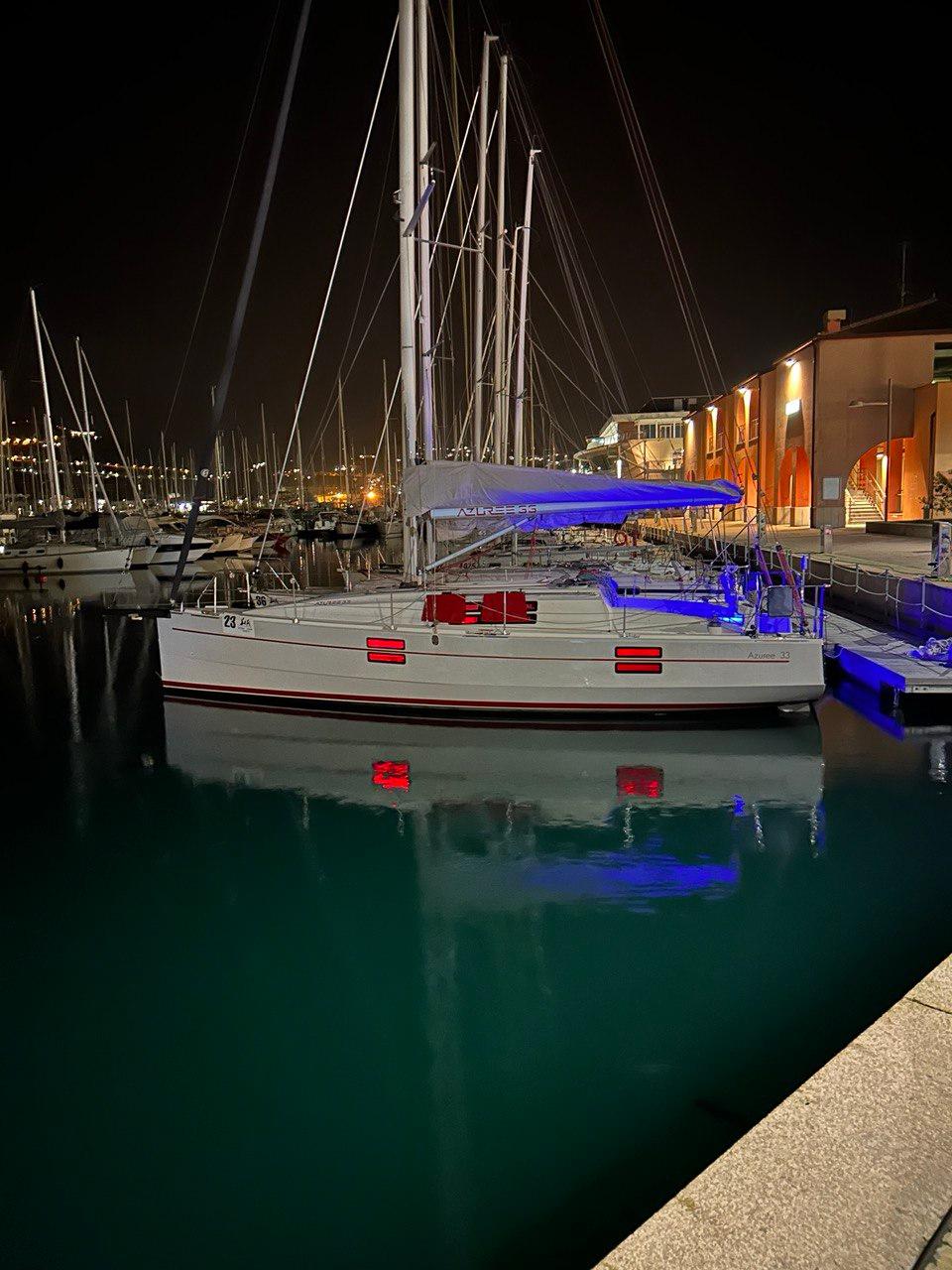 Ocasión 2013 Azuree 33C - Savona | TopBarcos.com