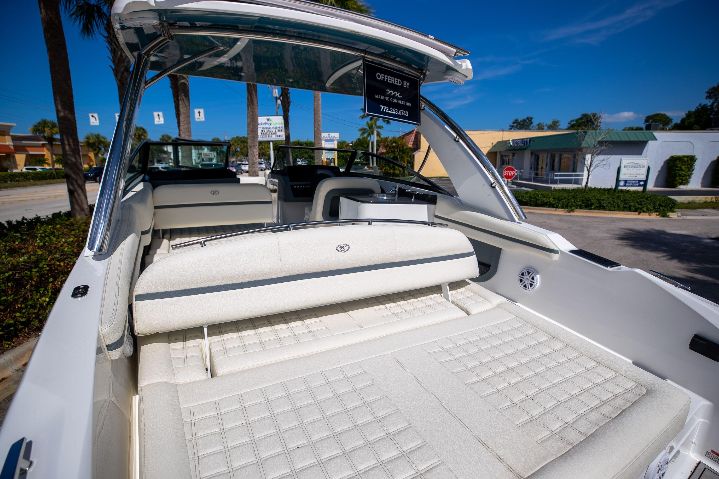 2022 Cobalt 30SC Bowrider for sale - YachtWorld