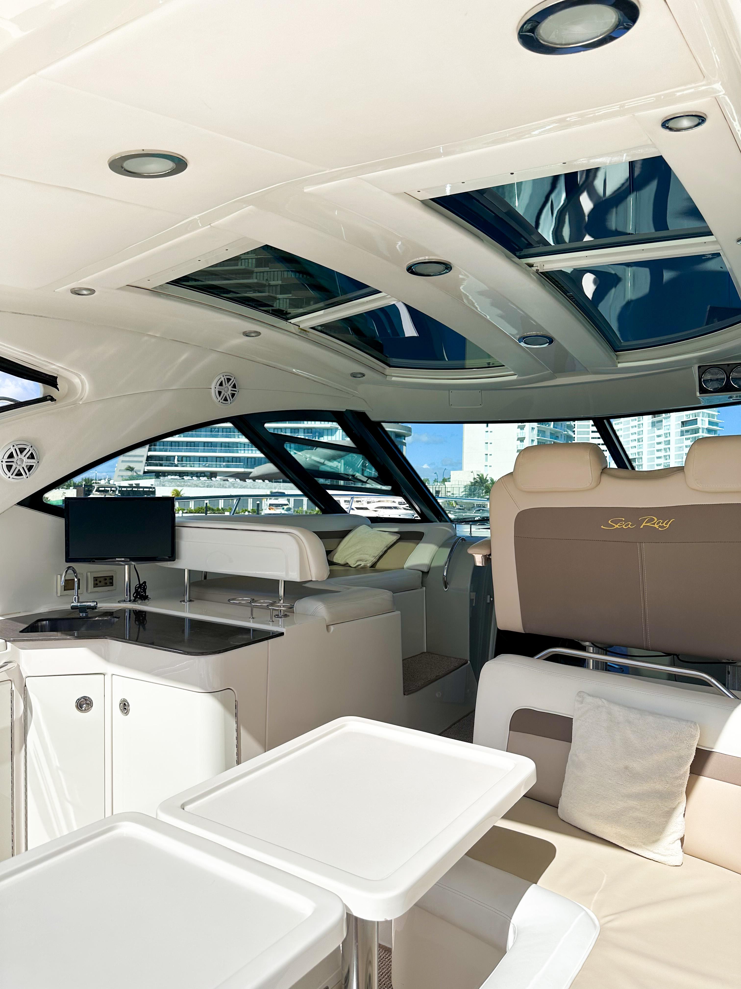 2013 Sea Ray 470 Sundancer Sports Cruiser for sale - YachtWorld